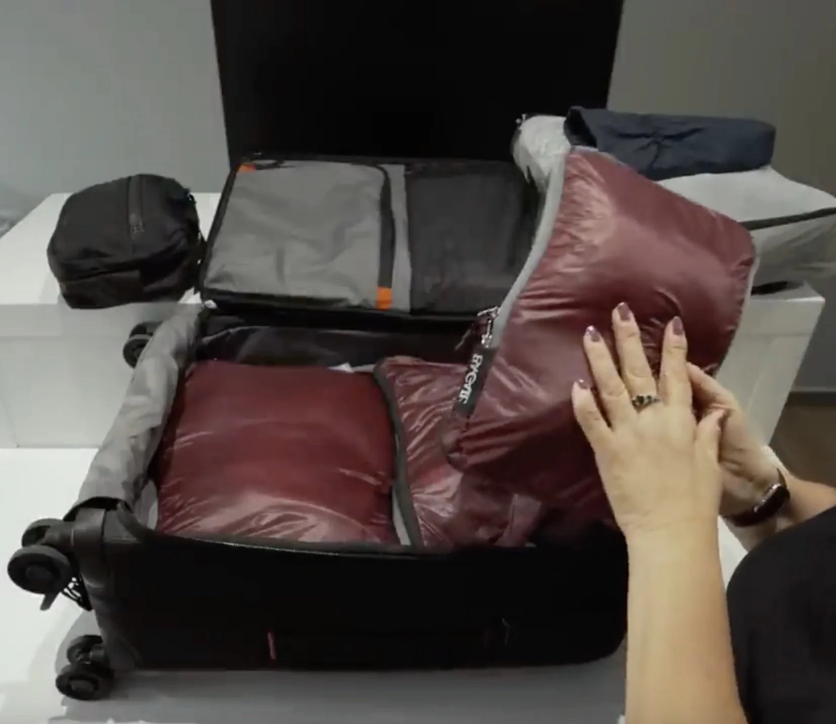 Master the Art of Light Packing: 19 Travel Tips to Outsmart Baggage ...