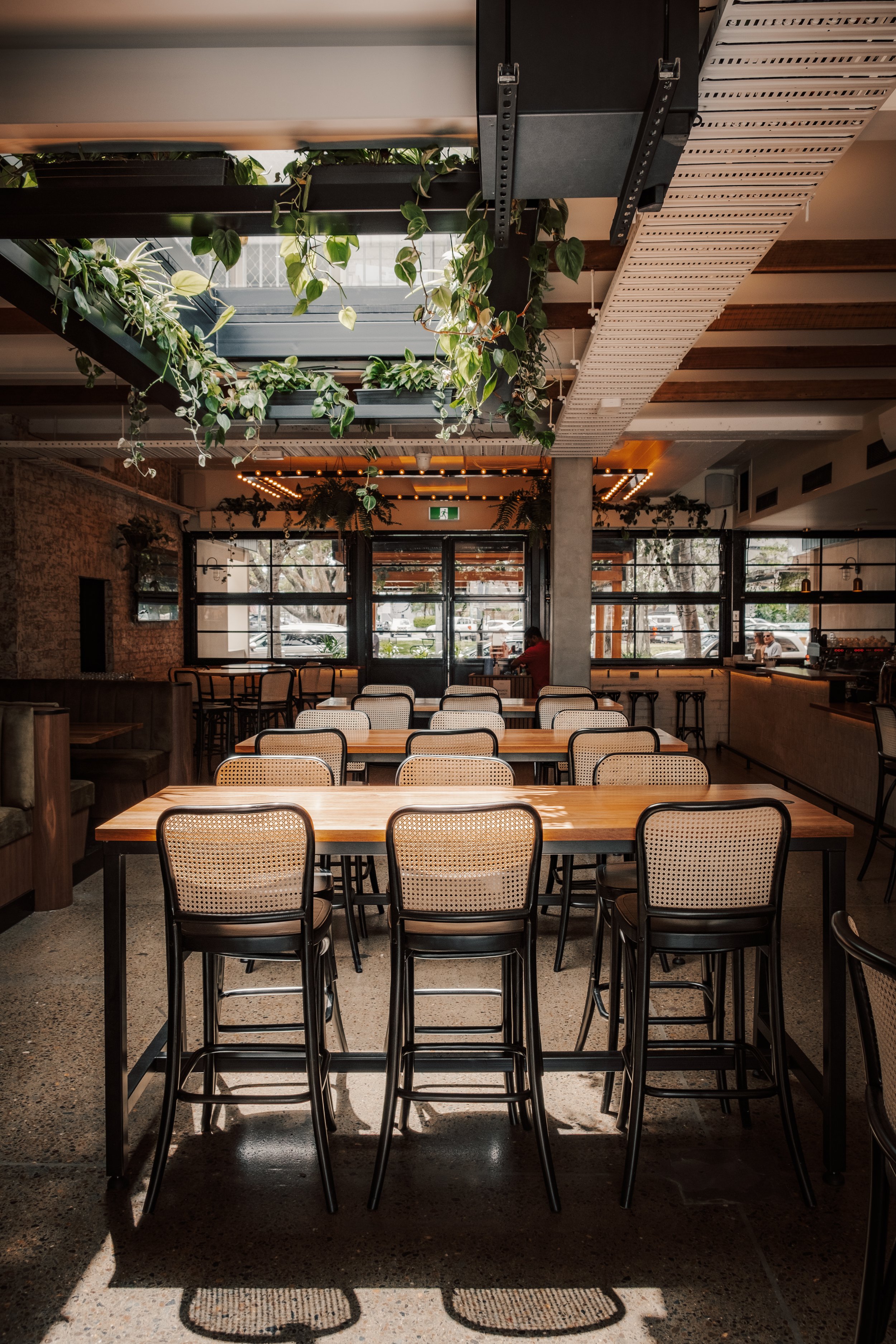 Local | Burleigh Heads | Breakfast, Lunch, Dinner & Beer Garden