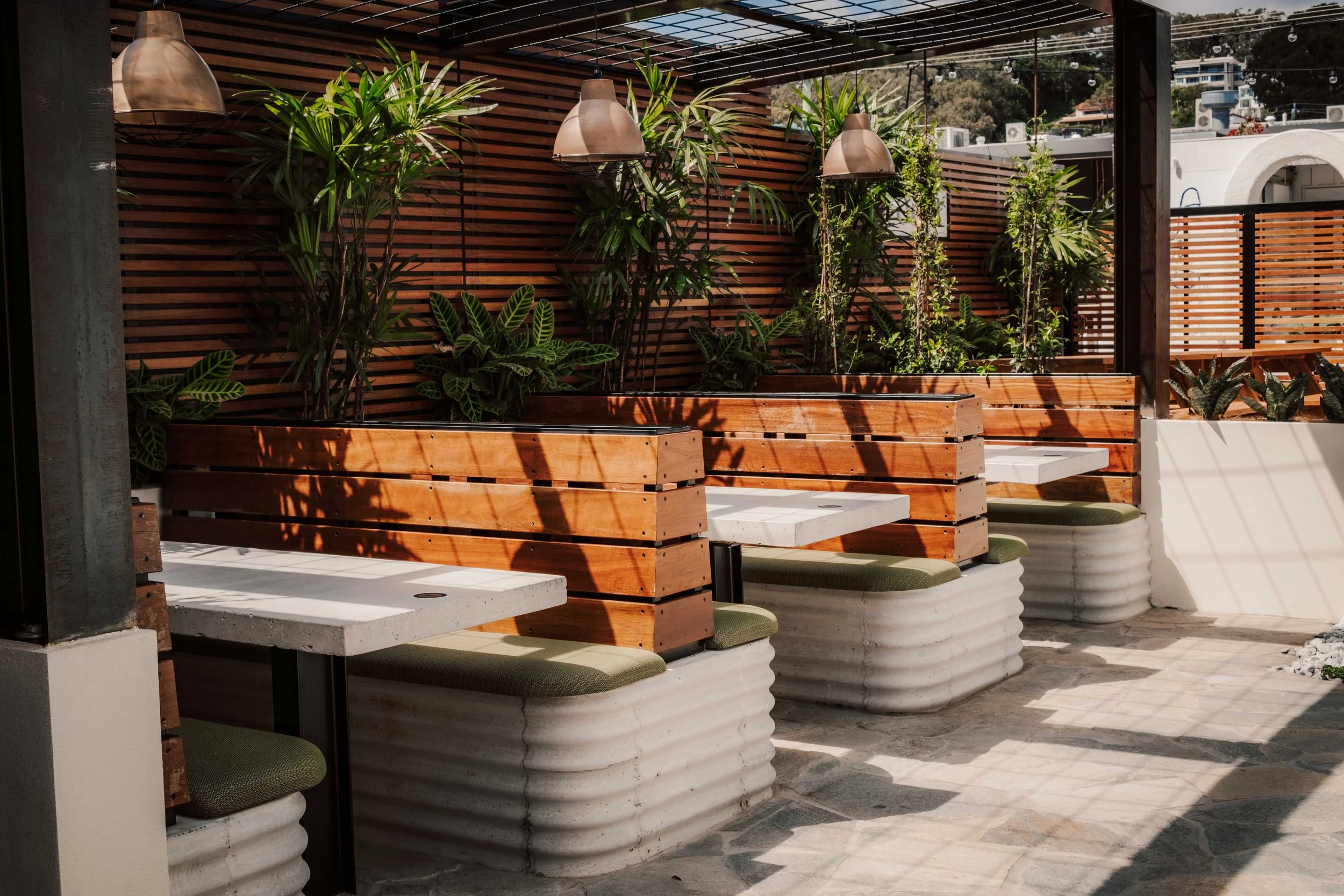 Local | Burleigh Heads | Breakfast, Lunch, Dinner & Beer Garden