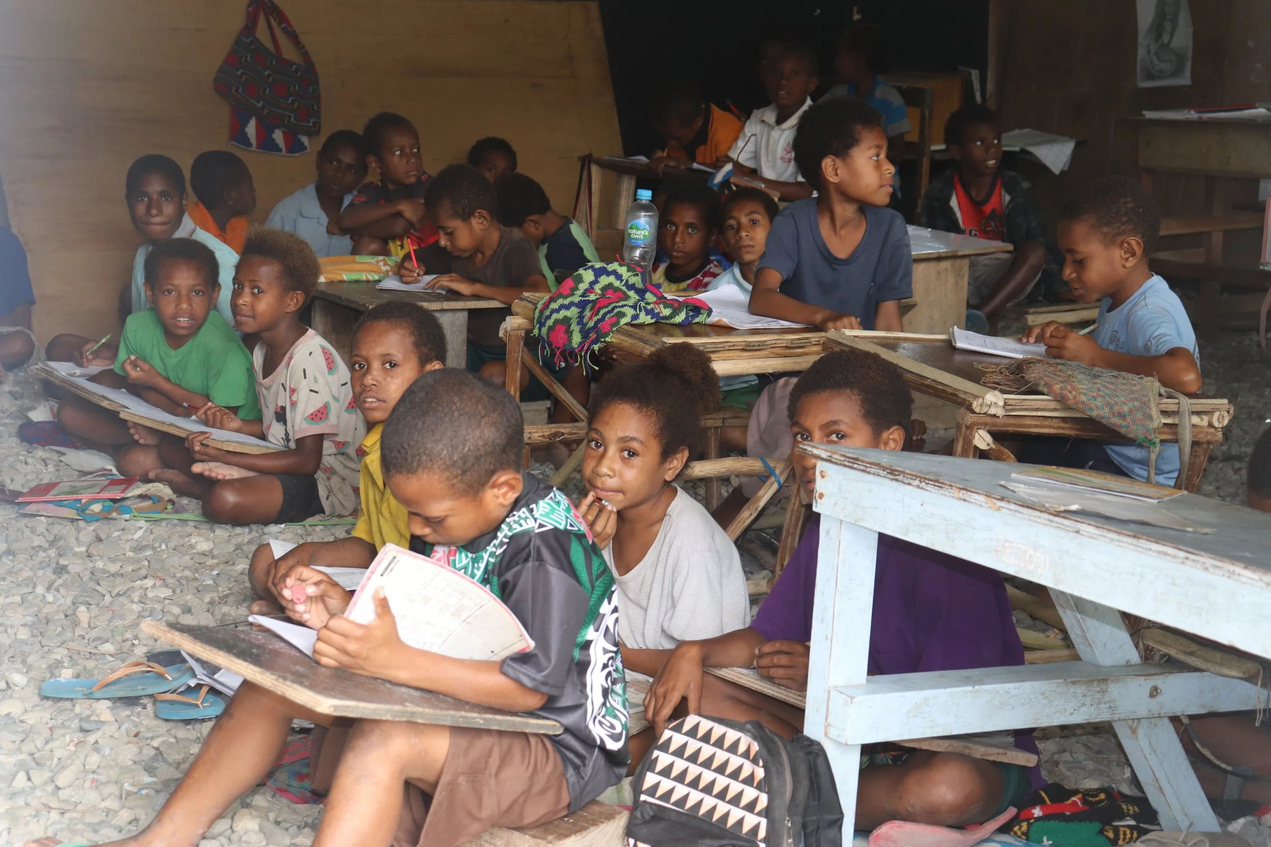 Literacy in PNG — Buk bilong Pikinini