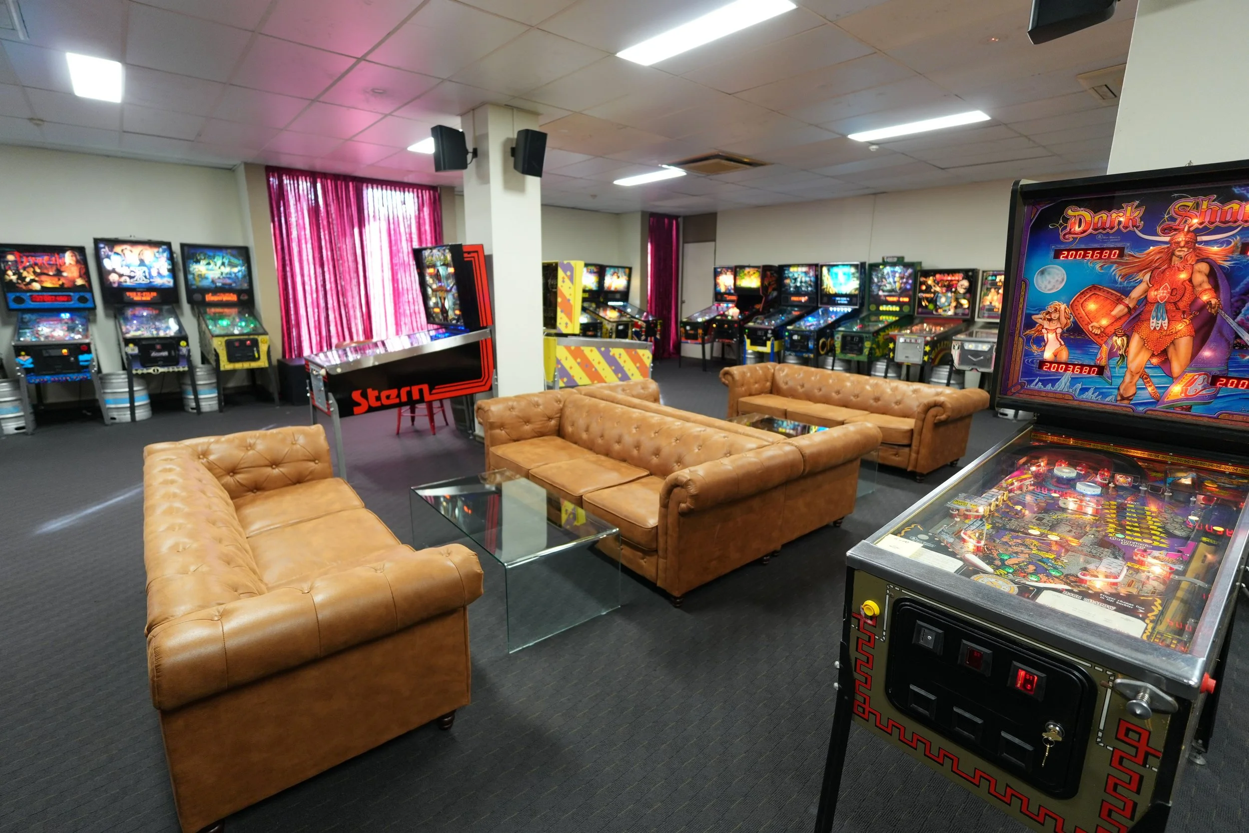 Empire Level 1 - Old Chicago Themed Free Play Pinball Function Room ...