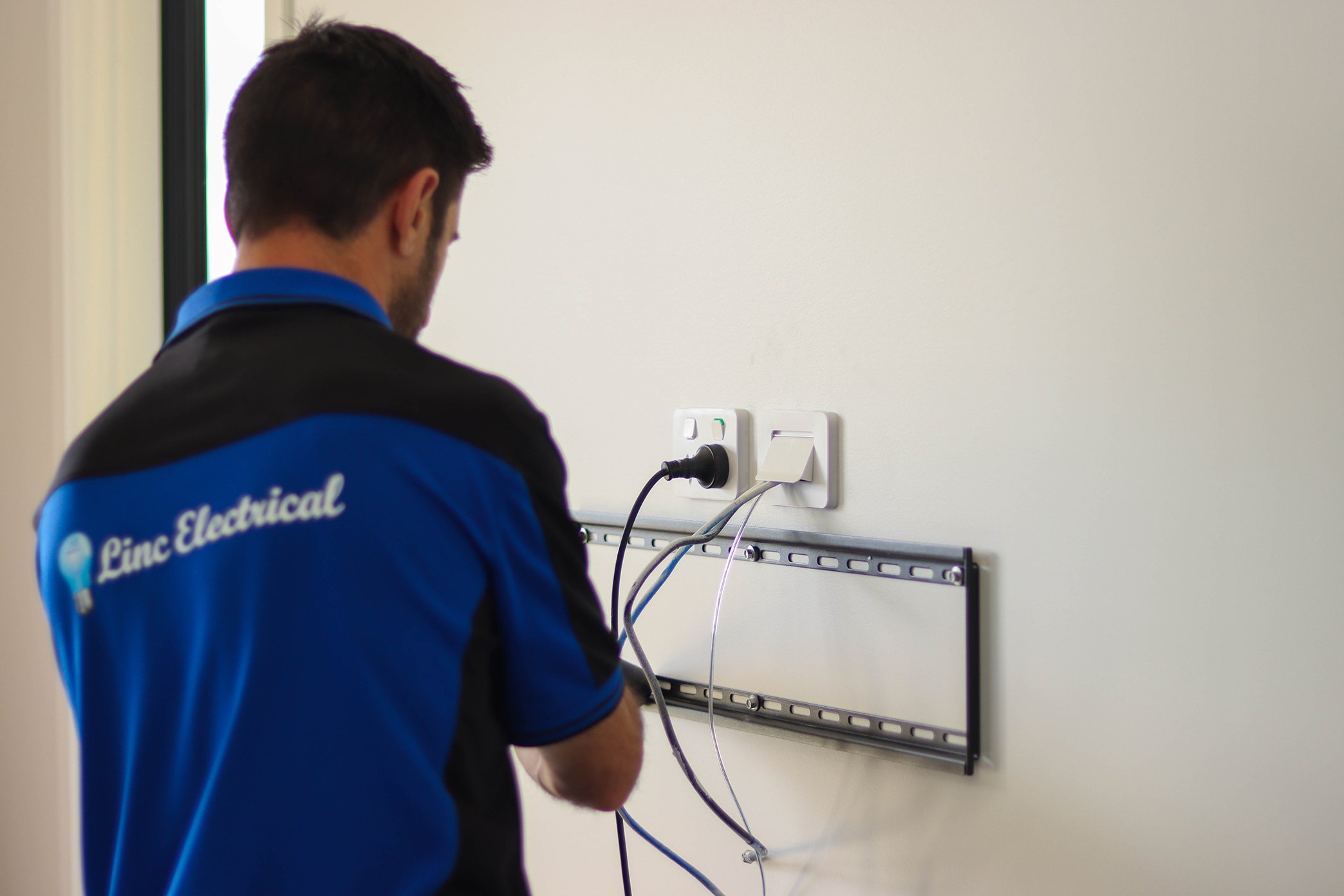 Our Story | Team of Electricians | Linc Electrical Ltd.