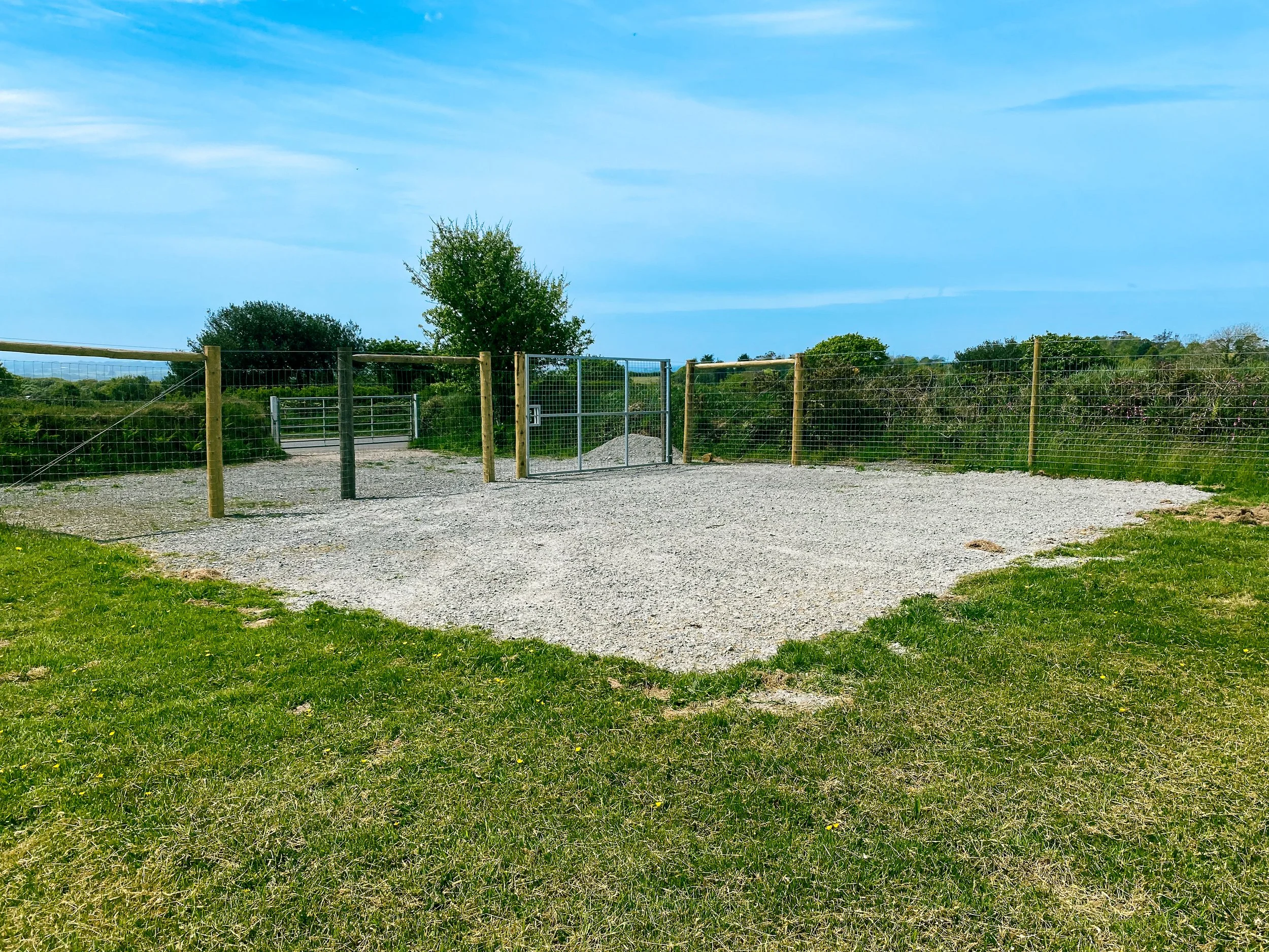 Pig & Pooch Dog Paddock Cornwall — Pig & Pooch Paddock