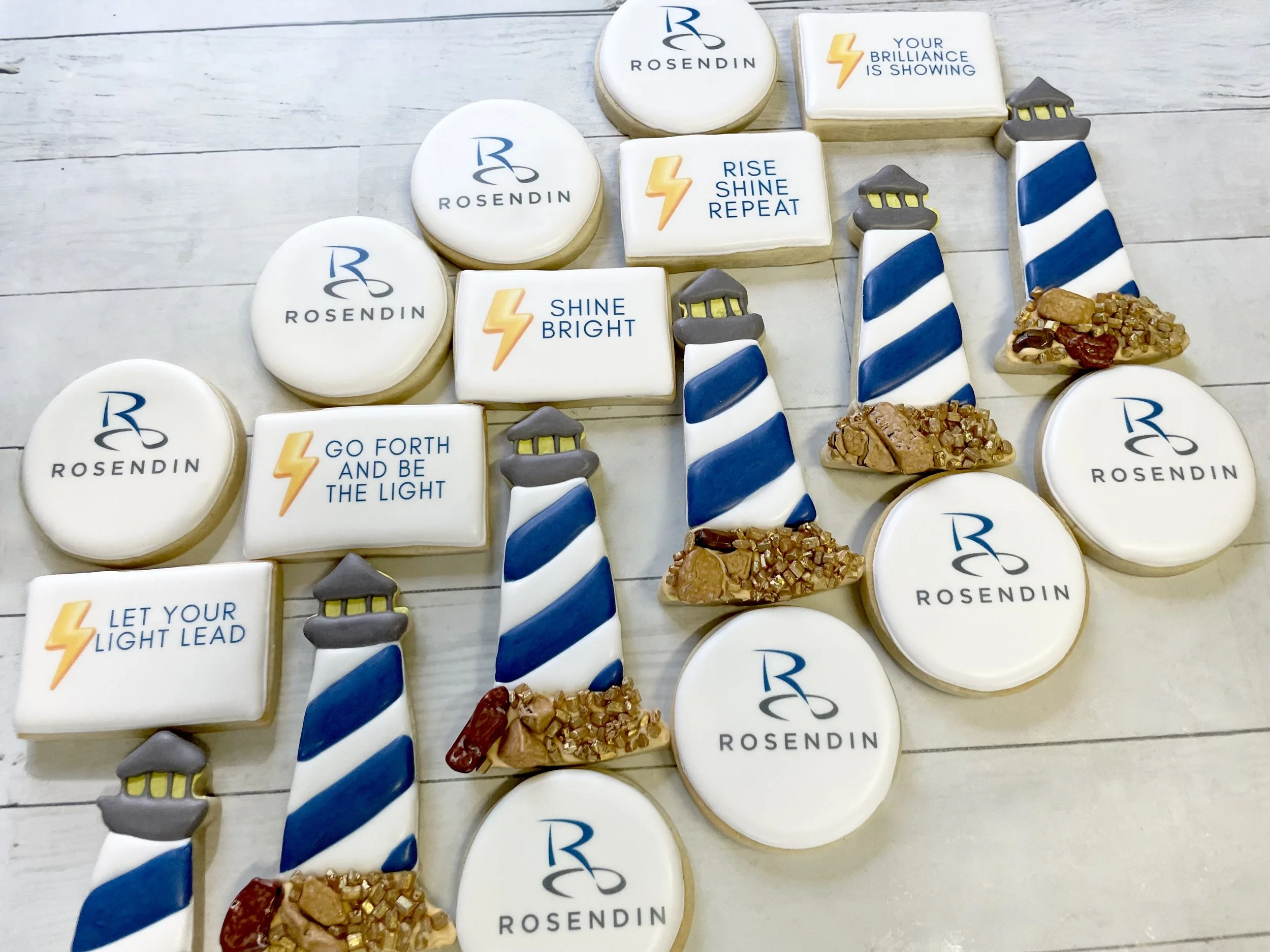 Custom Photo, Logo & QR Code Cookies – Gift Boxes & Platters | Cookie Mill