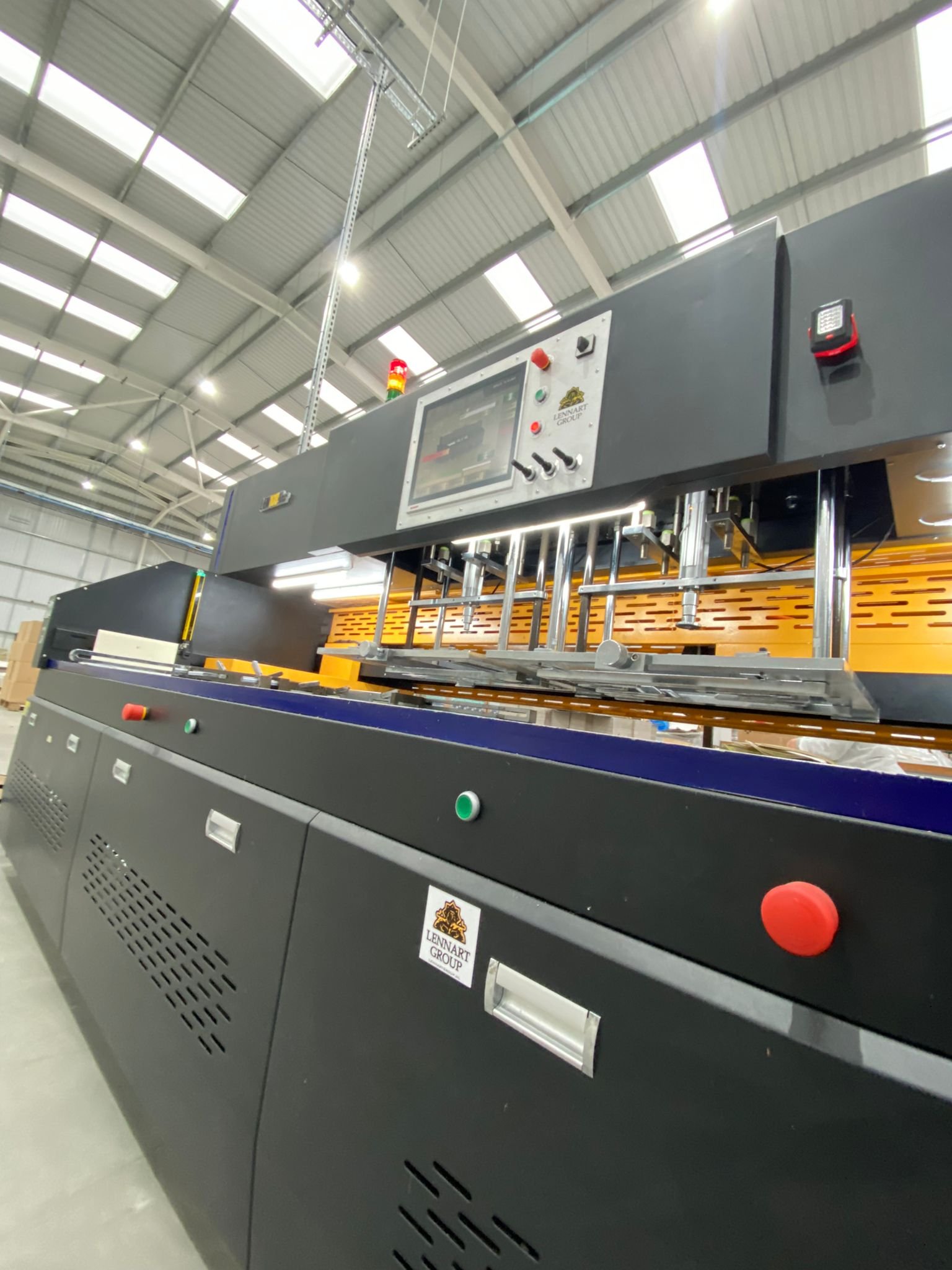 LEN108 BOX BLANKING MACHINE — LENNART GROUP ,LLC