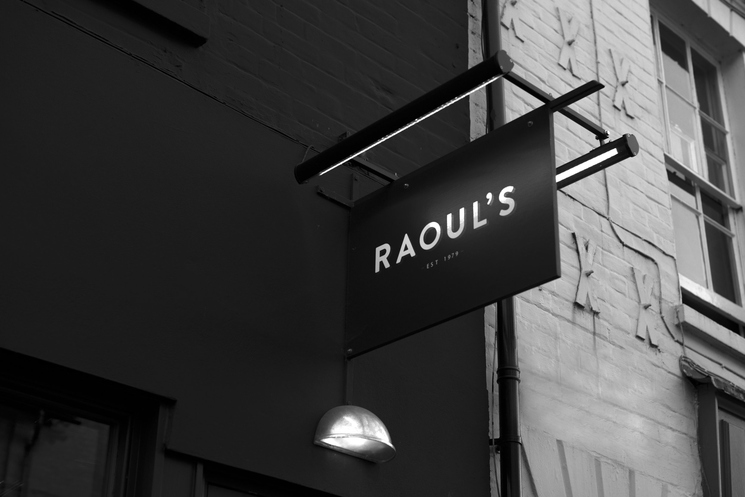 Welcome [www.raoulsbar.com]