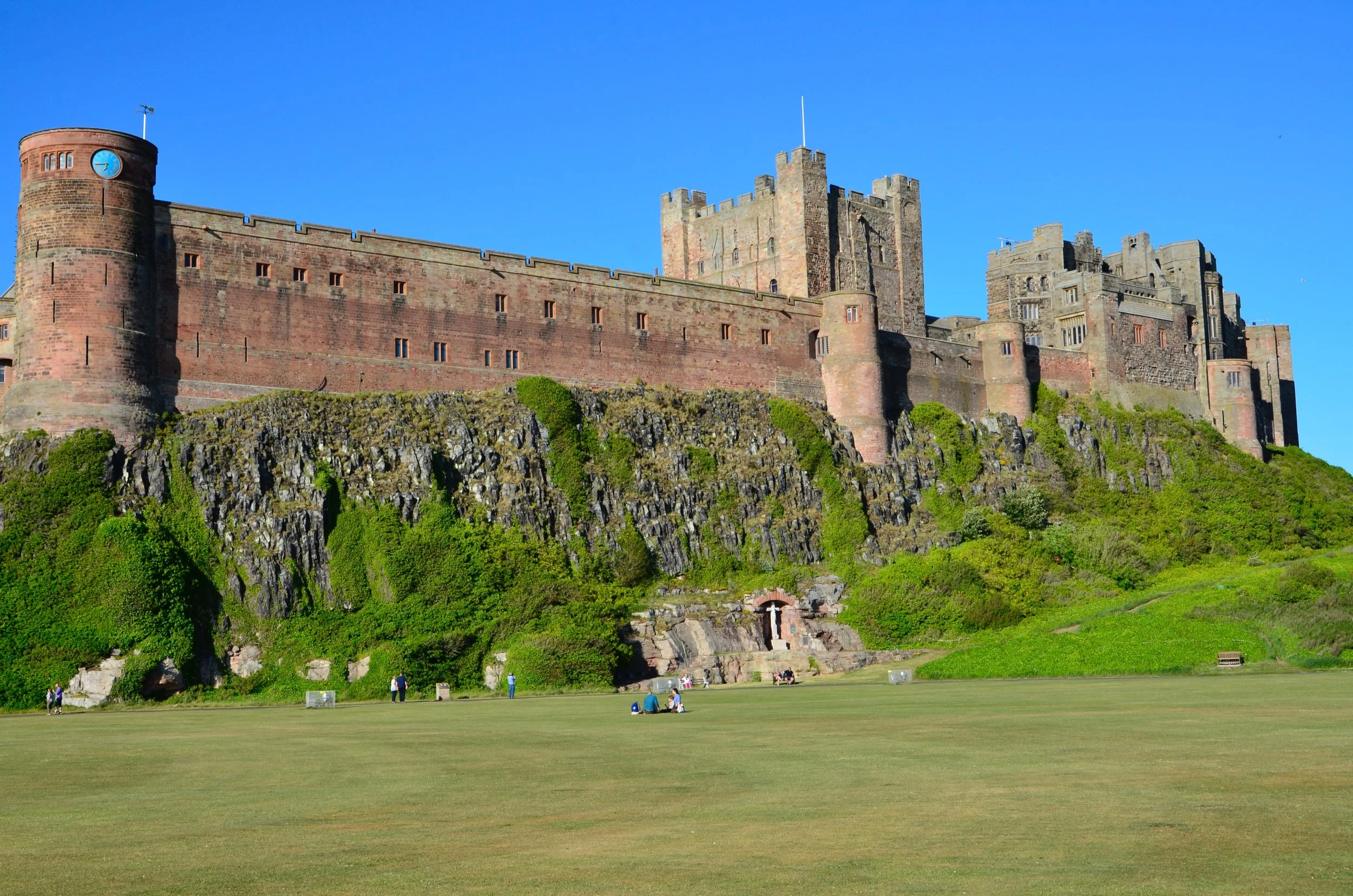 Best Things To See & Do in Bamburgh - iXO stories