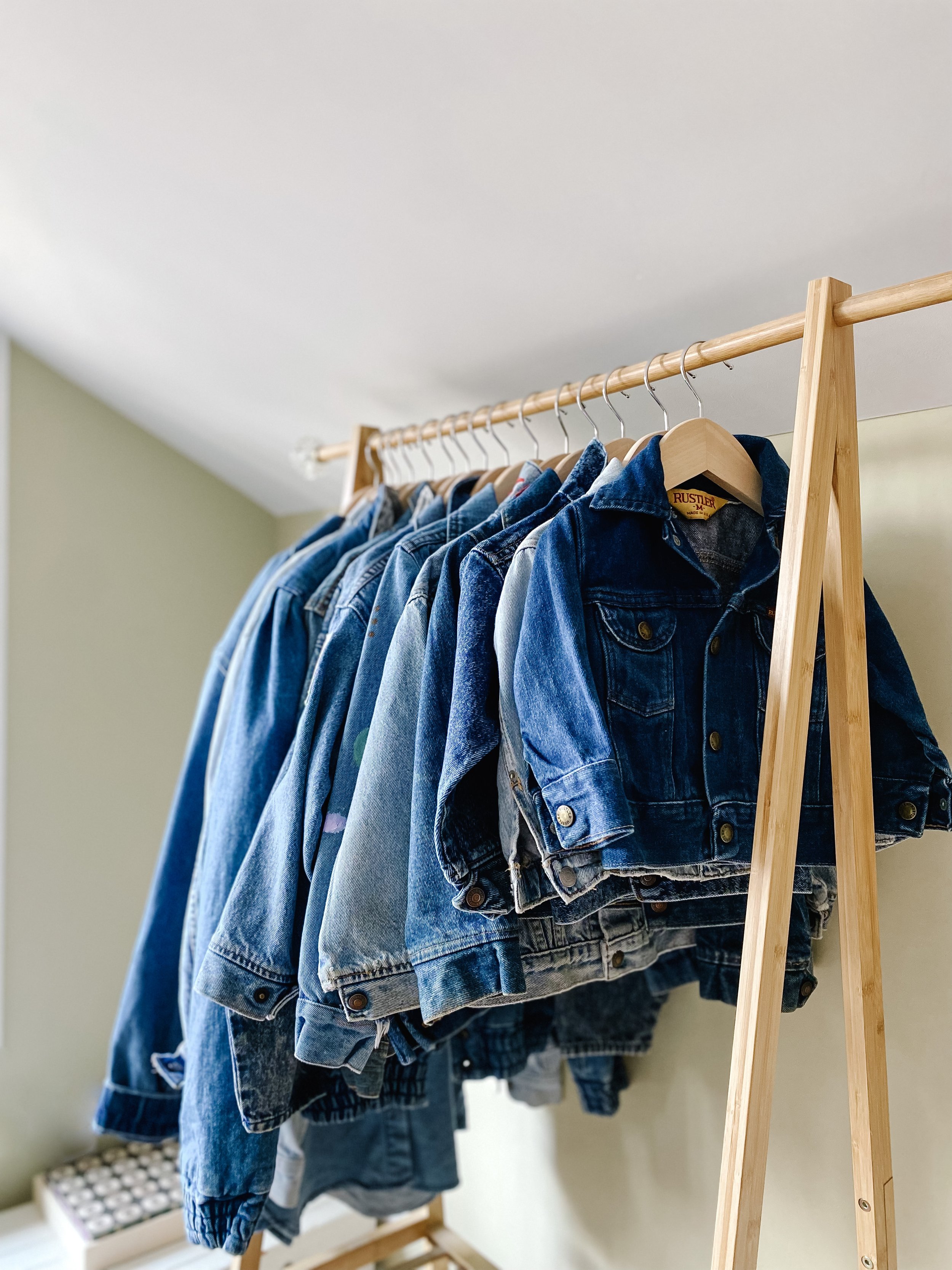 Old School Threads — Chuckles and Bleu