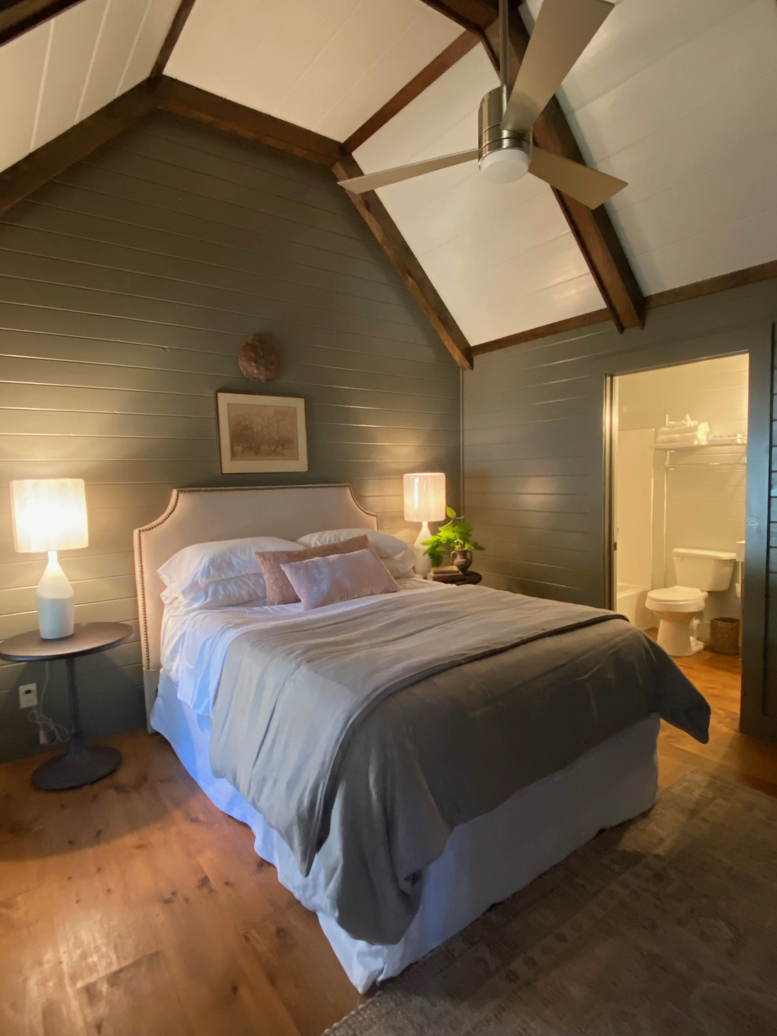 EXPLORE ROOMS — Andiamo Lodge