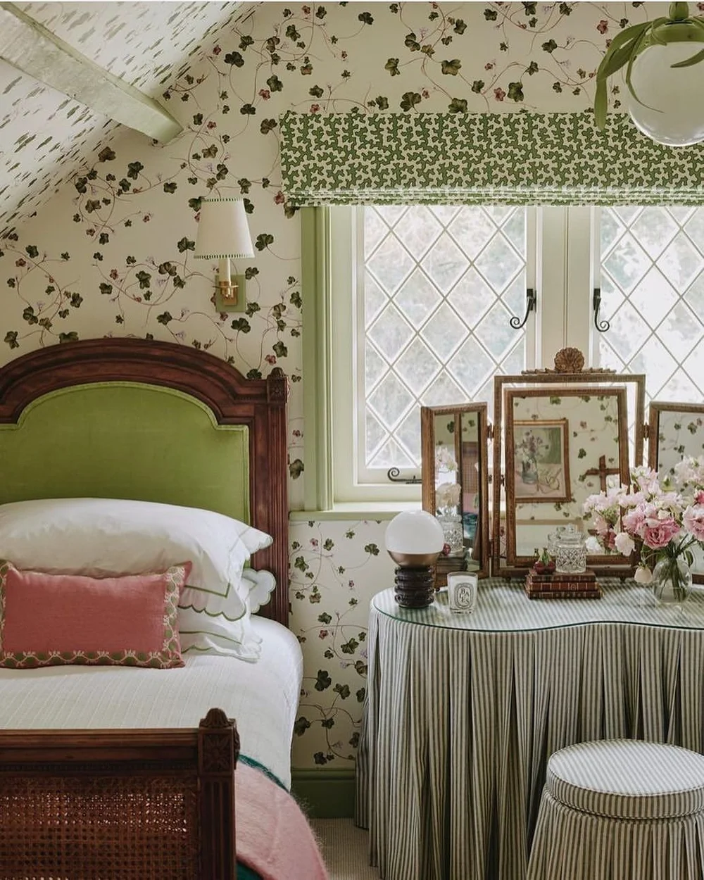 How to Style A Dressing Table to Add Glam Back to Getting Ready — Sense ...