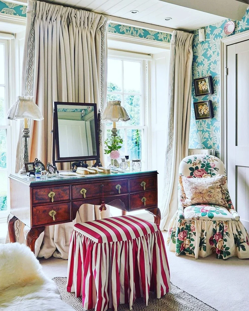 How to Style A Dressing Table to Add Glam Back to Getting Ready — Sense ...