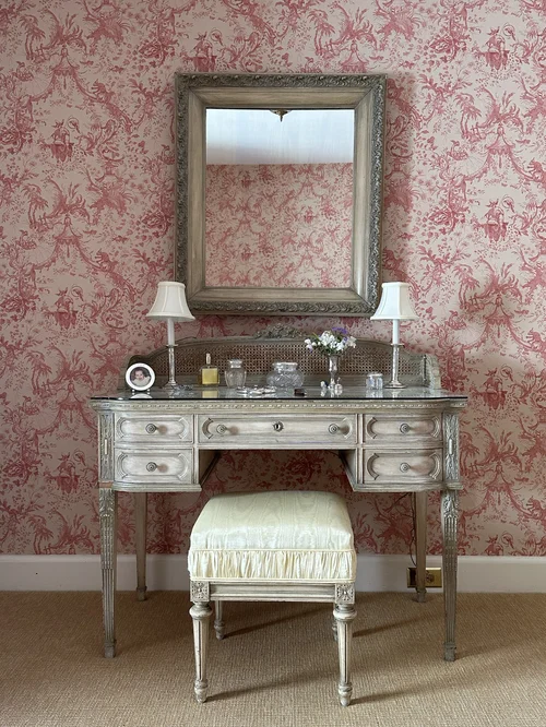 How to Style A Dressing Table to Add Glam Back to Getting Ready — Sense ...
