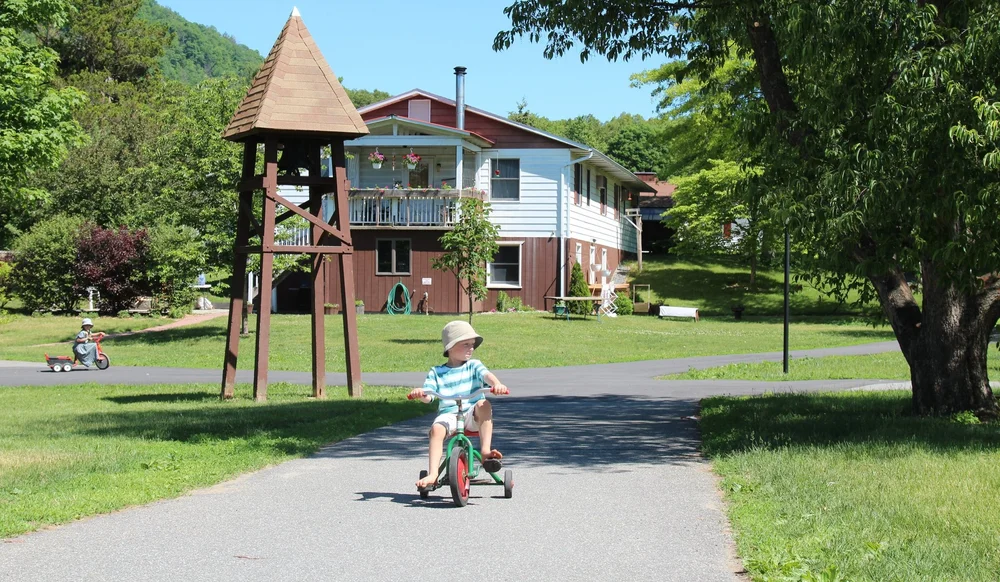 Maple Ridge Community — Bruderhof