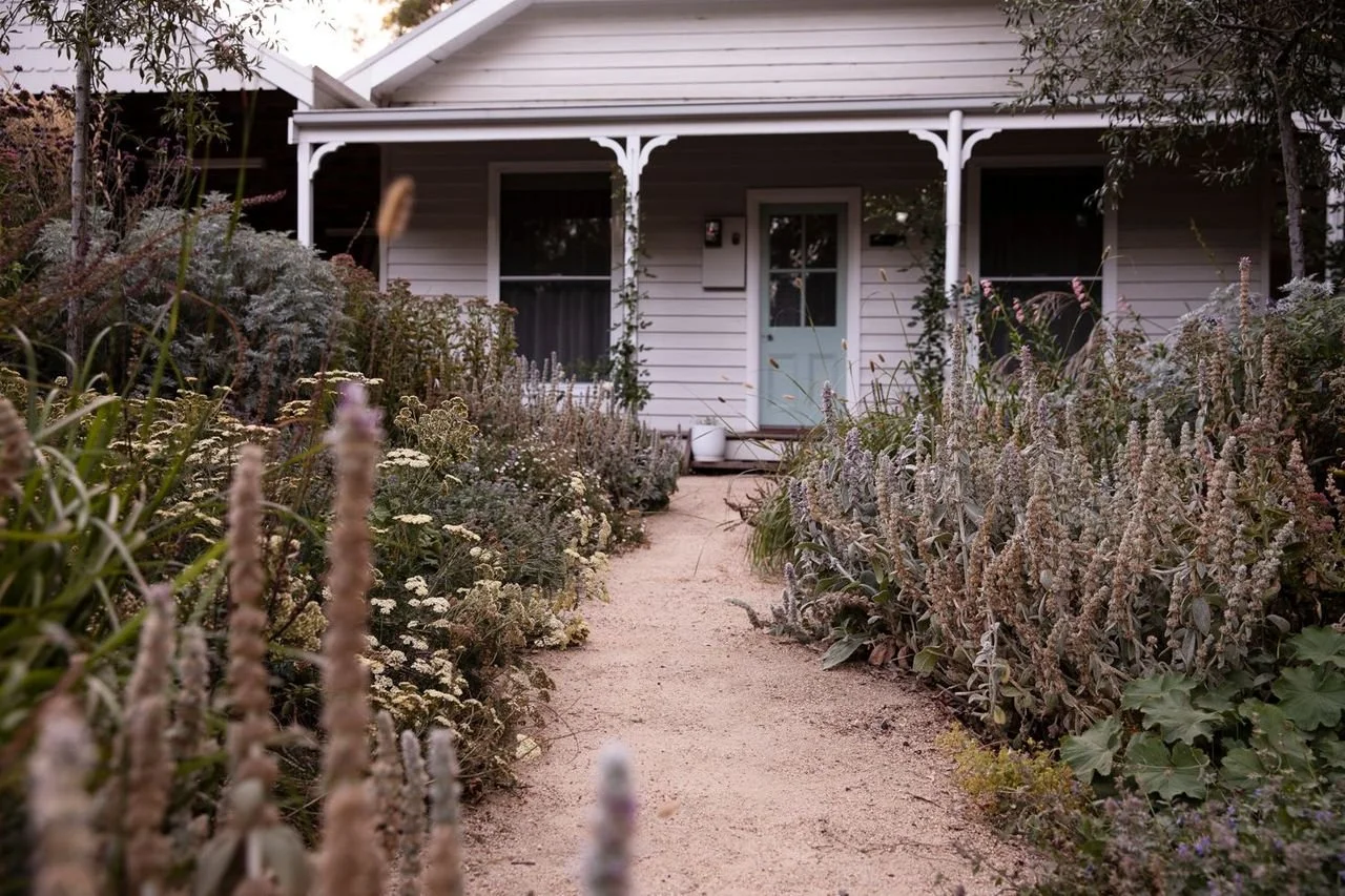 Oak Cottage — Tim Pilgrim Gardens