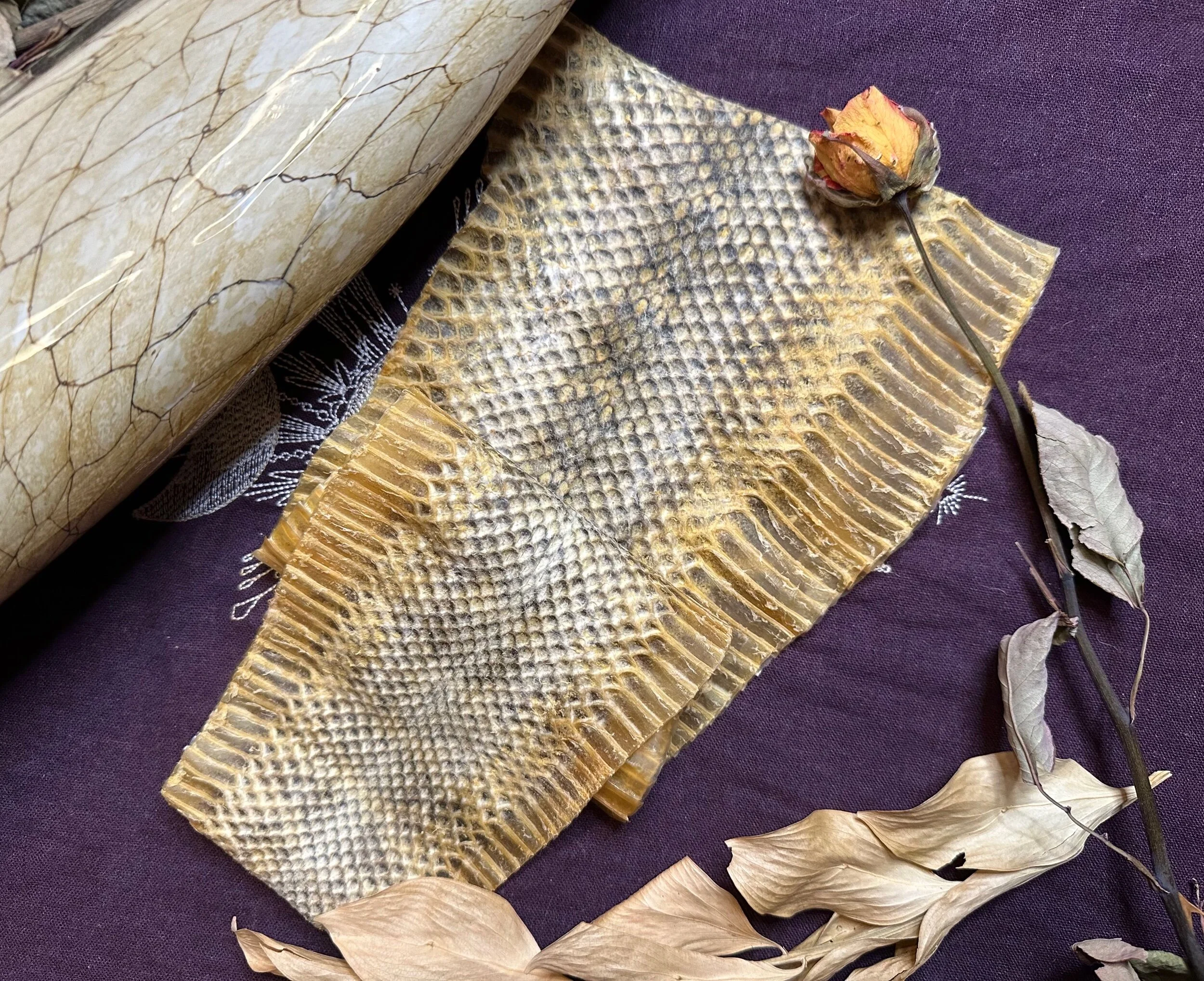 High Quality Dragons Blood Resin Powder and Chunks, All Natural, Dried ...