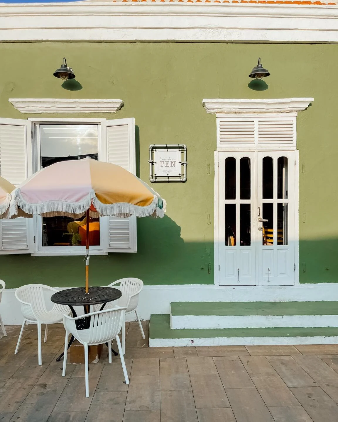 Number Ten Bonaire - Coffee, Breakfast & Lunch