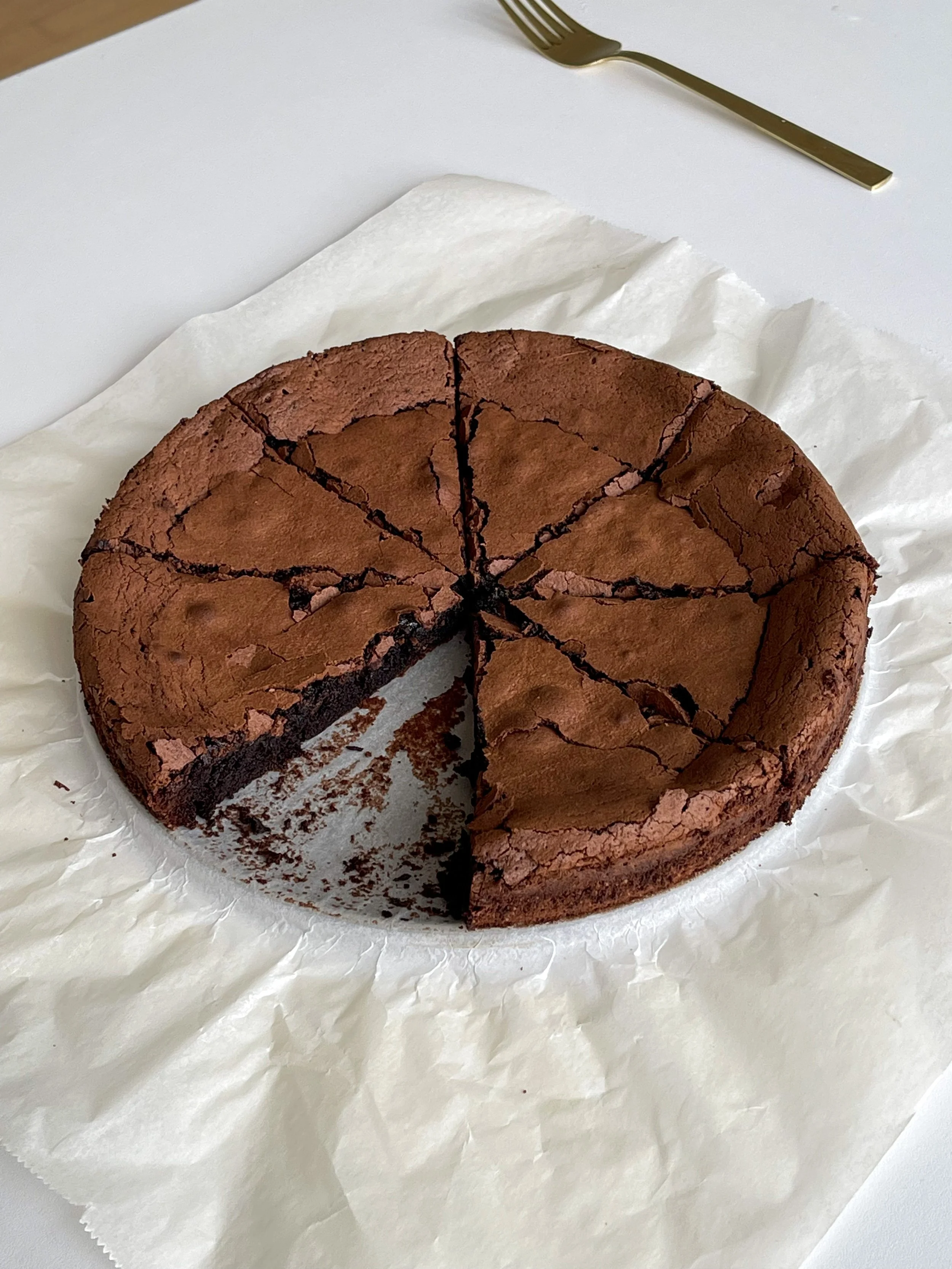 sirup house — Gooey chocolate cake with a crunchy shell