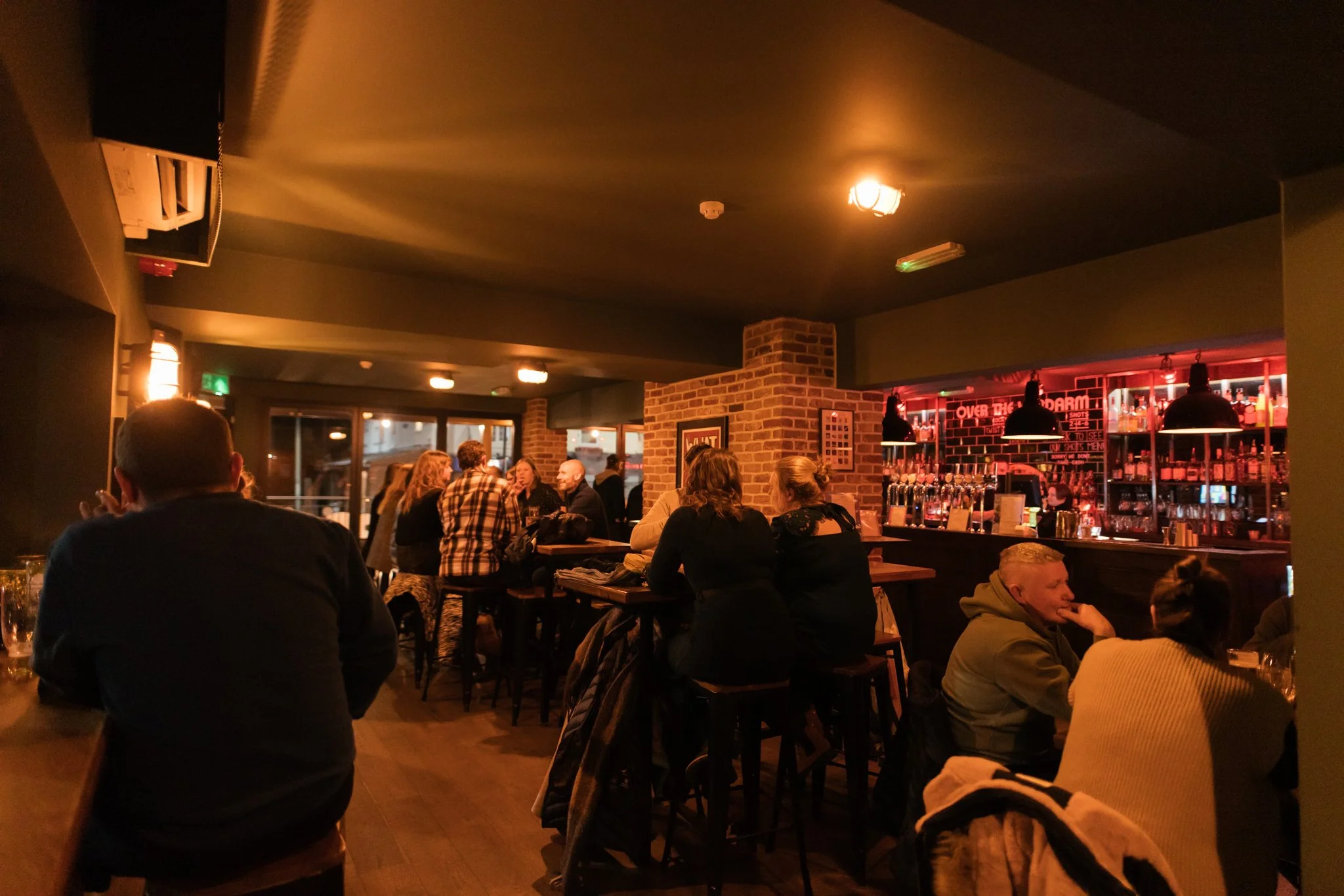 PHOTOS — OVER THE YARDARM