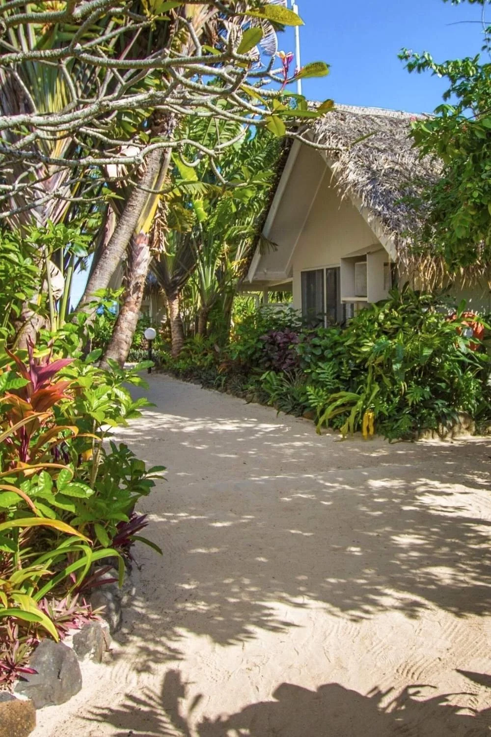 The Cook Island's Best Resorts | An Editor's Guide