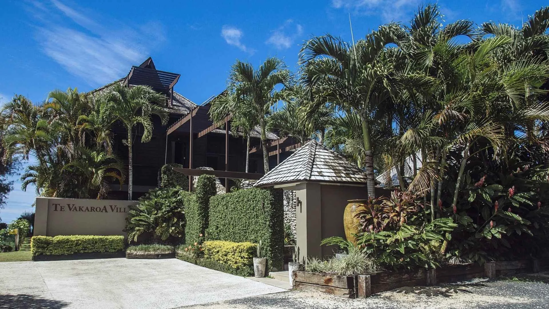 The Cook Island's Best Resorts | An Editor's Guide