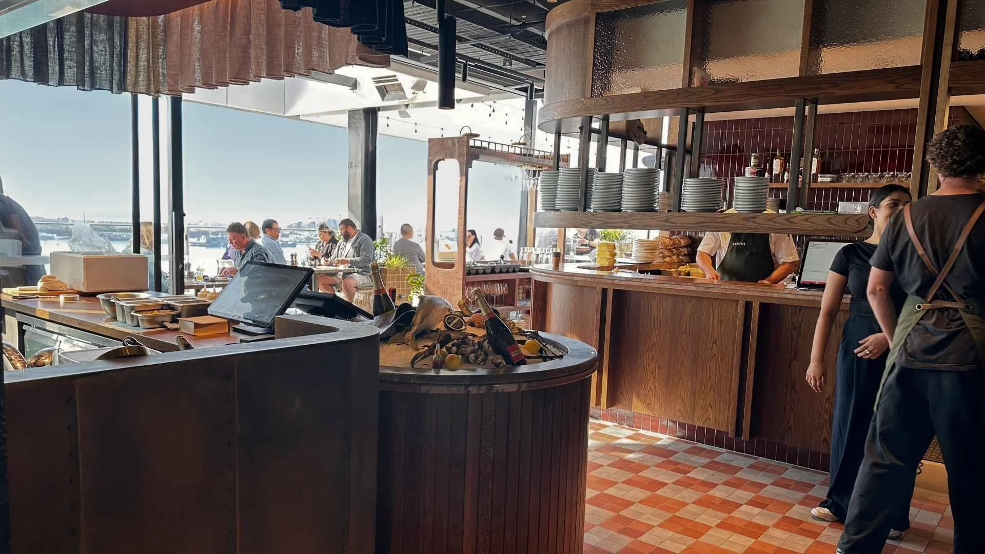 Queens Rooftop Bar Review: Auckland's Stylish New Opening