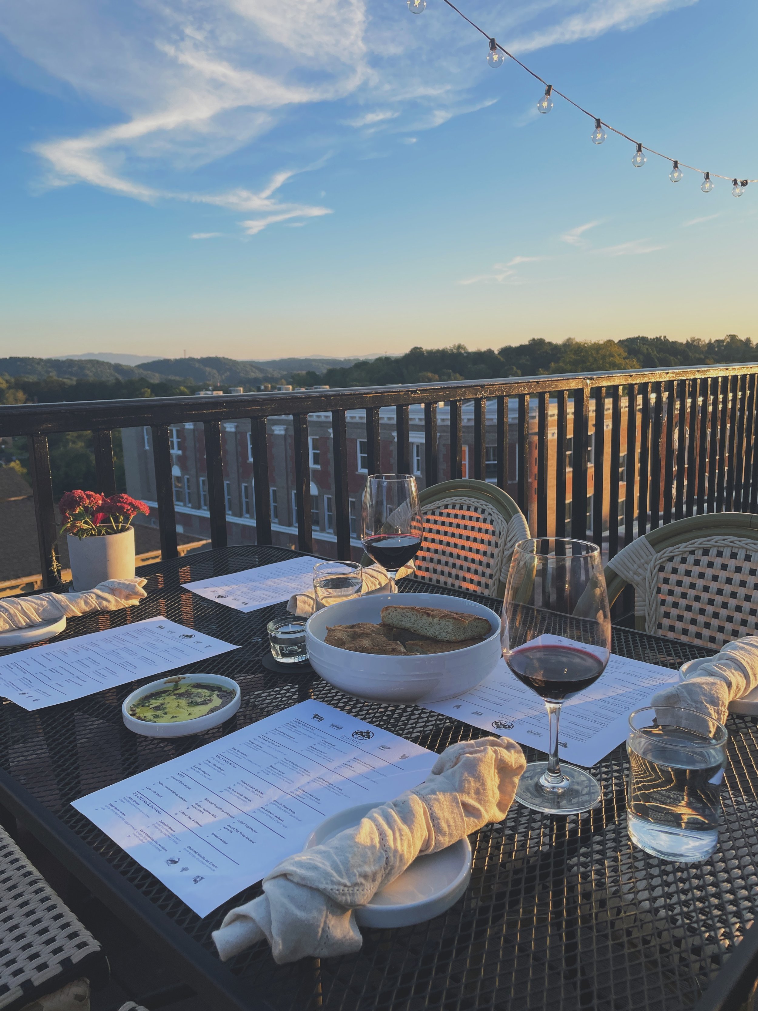 SUMMERS / Rooftop and Wine Cellar Destination Restaurant