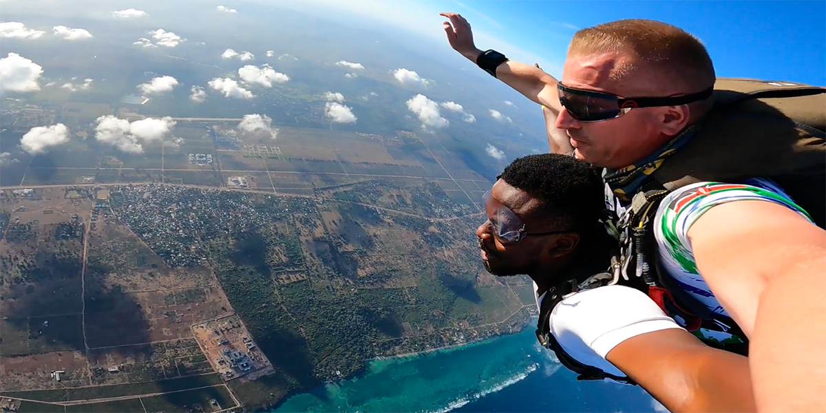 Skydiving — Vipingo Ridge