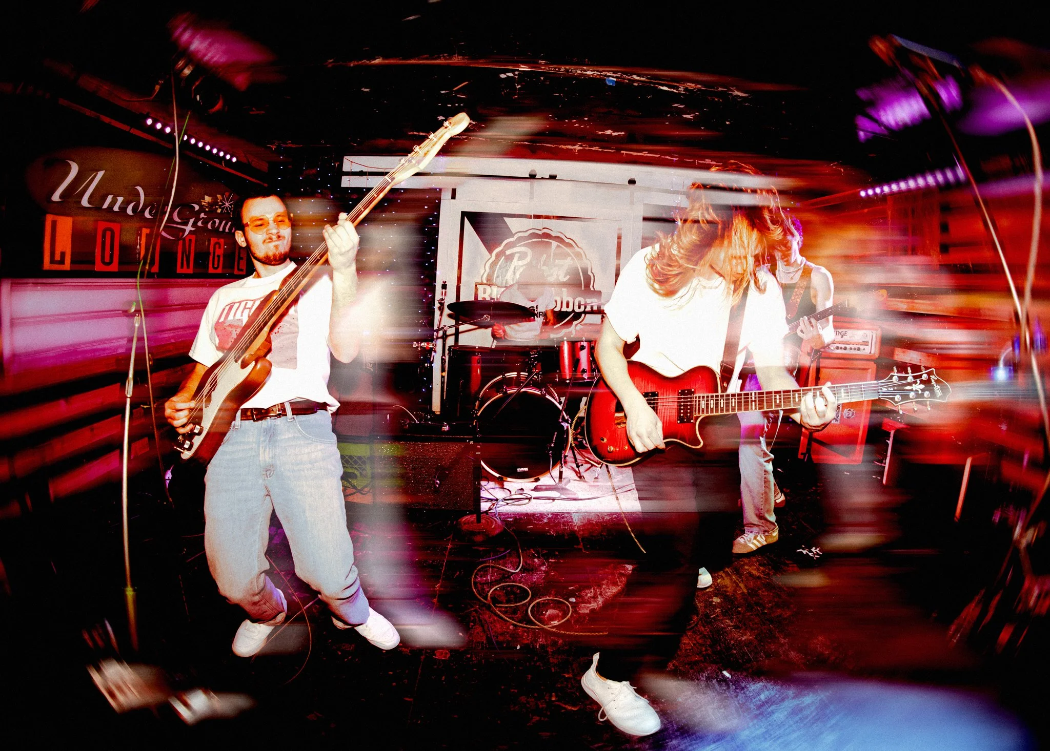 Photo & Review: Alley Eyes put on a sweaty, electric show in Chicago ...