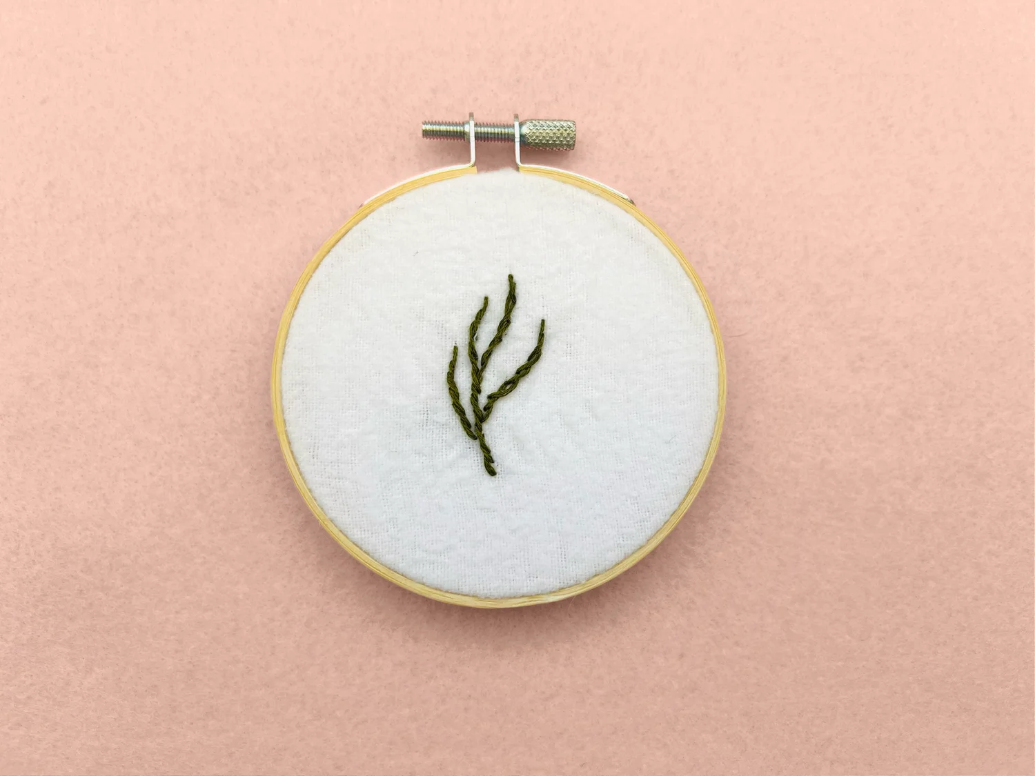 Stitch How-To: Guide to the Stem Stitch | Artsy Lyons