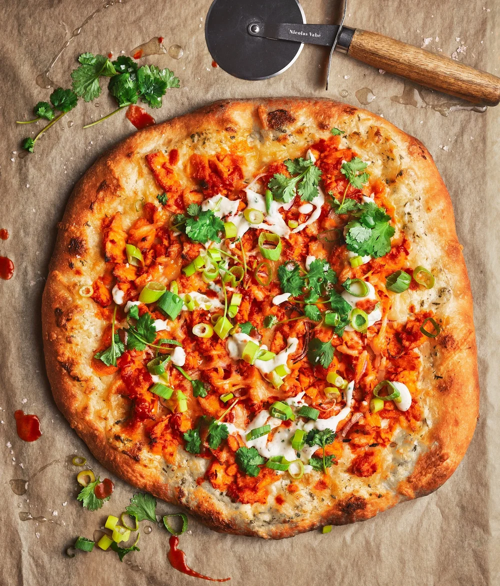 Vegansk buffalo style pizza — Runt bordet
