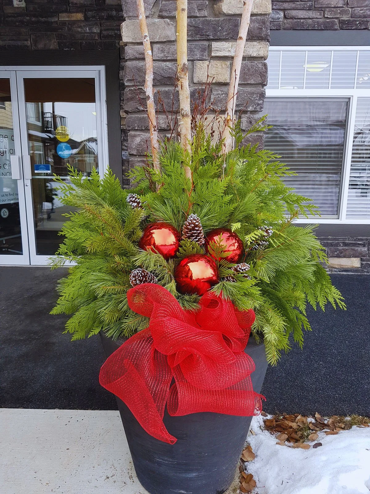 Spread Festive Cheer with Custom Holiday Planters — Seasonal Impact