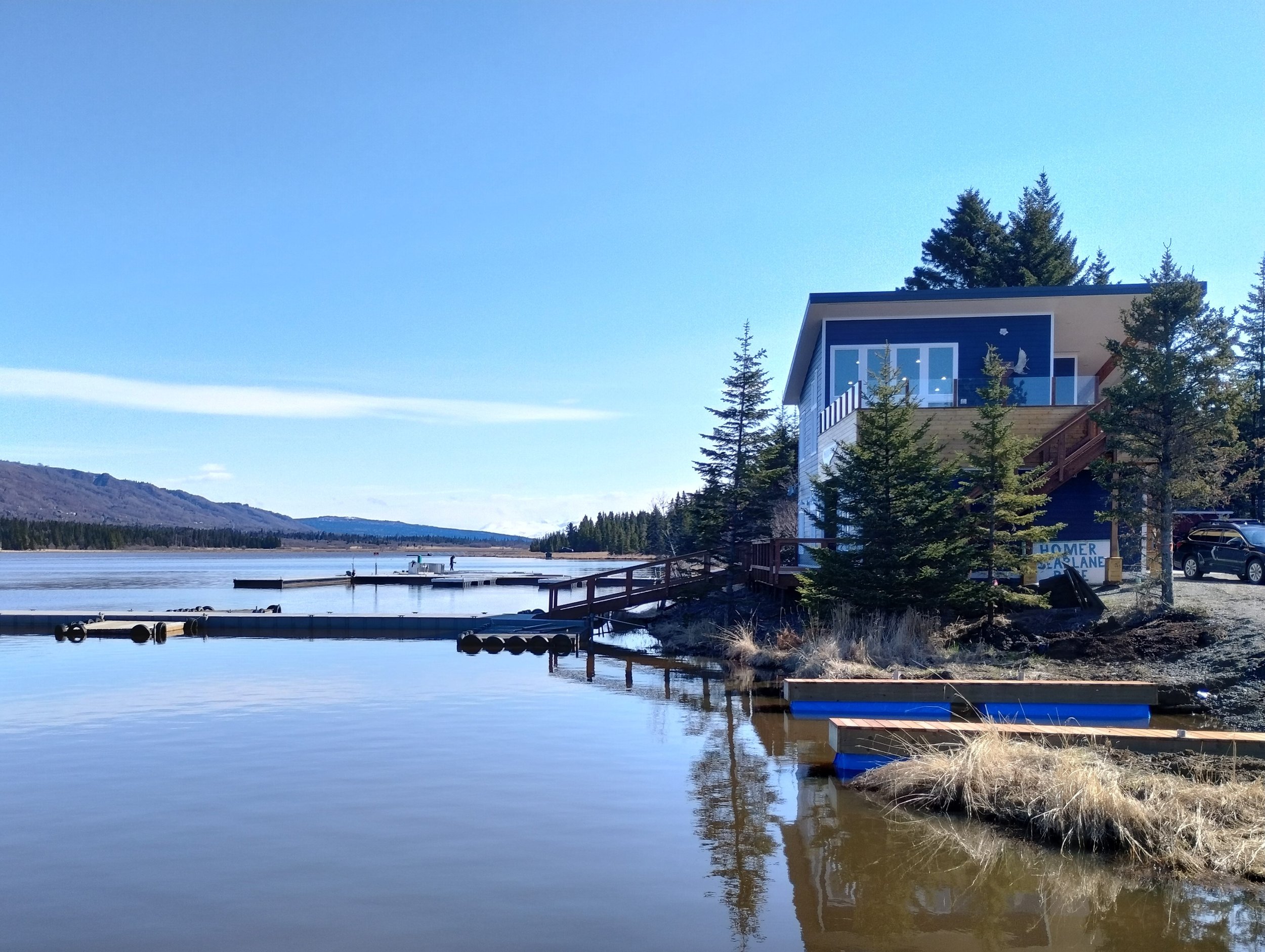 Lodging, Dining, and Events on Beluga Lake Homer, Alaska