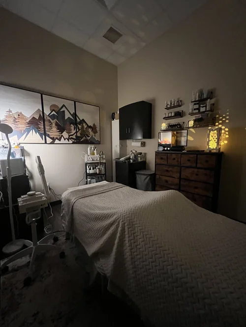 How to Create a Cozy Spa Treatment Room | Must-Have Relaxation ...