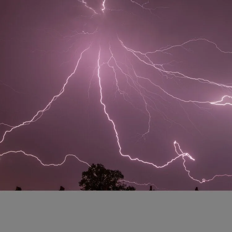 DO YOU HAVE ANNOYING STATIC ELECTRICITY IN YOUR HOME? GET RID OF IT WITH THESE EASY TIPS