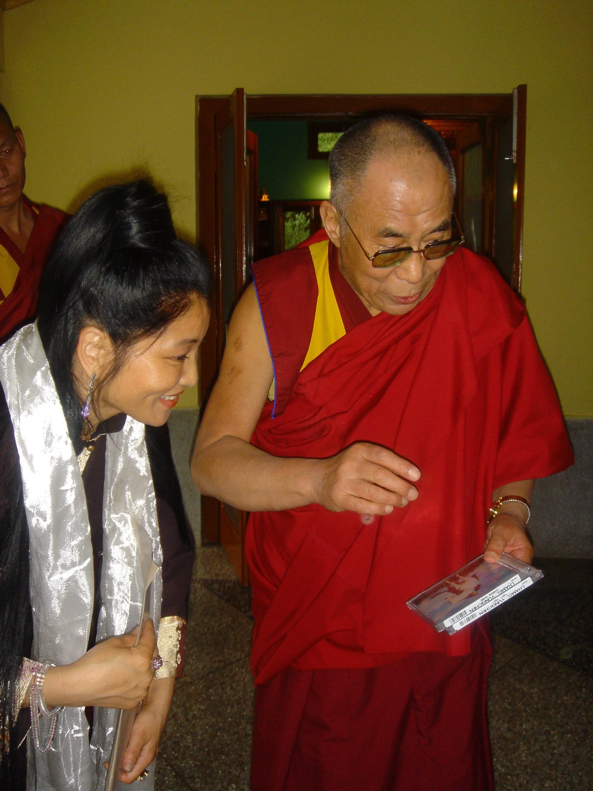 Bio — Yungchen Lhamo