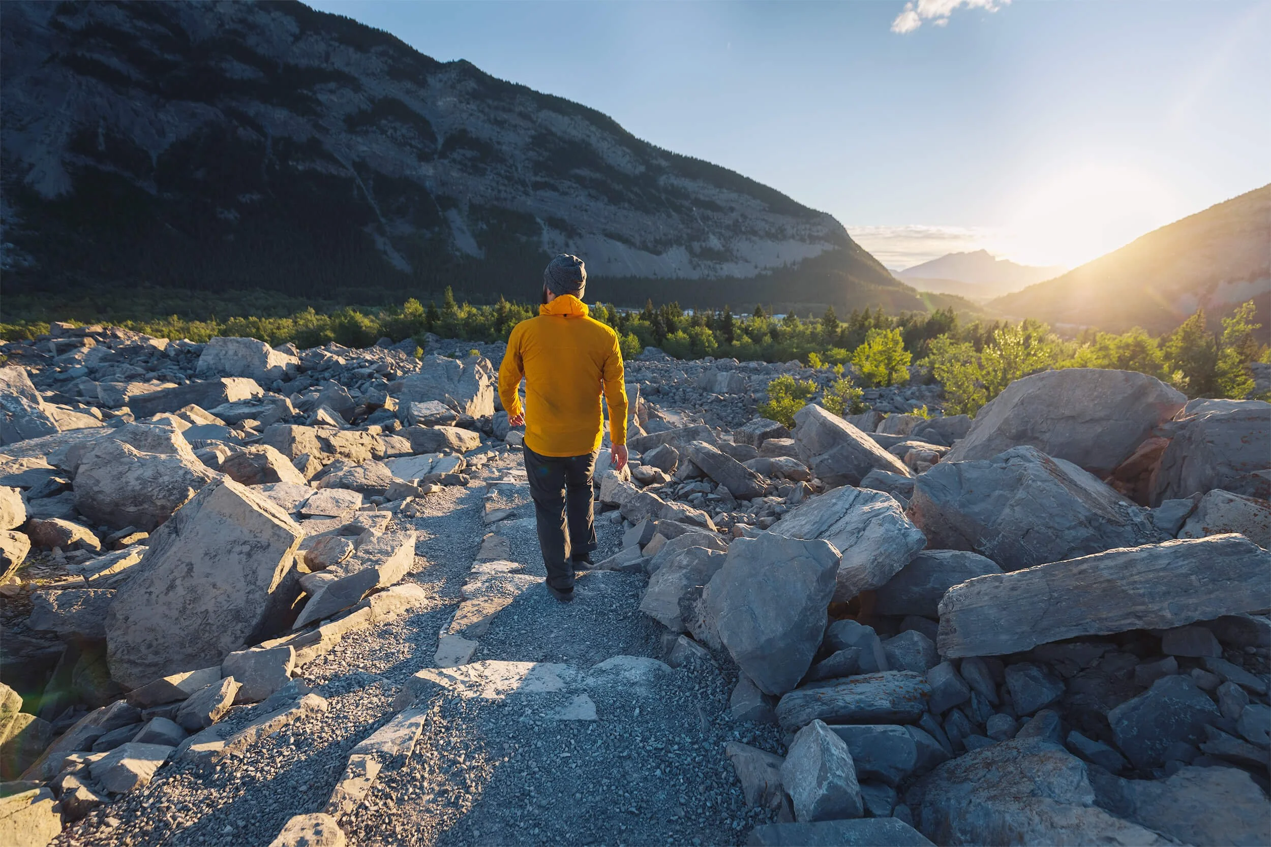 How to Hike the FRANK SLIDE TRAIL in the CROWSNEST PASS — Seeing the ...