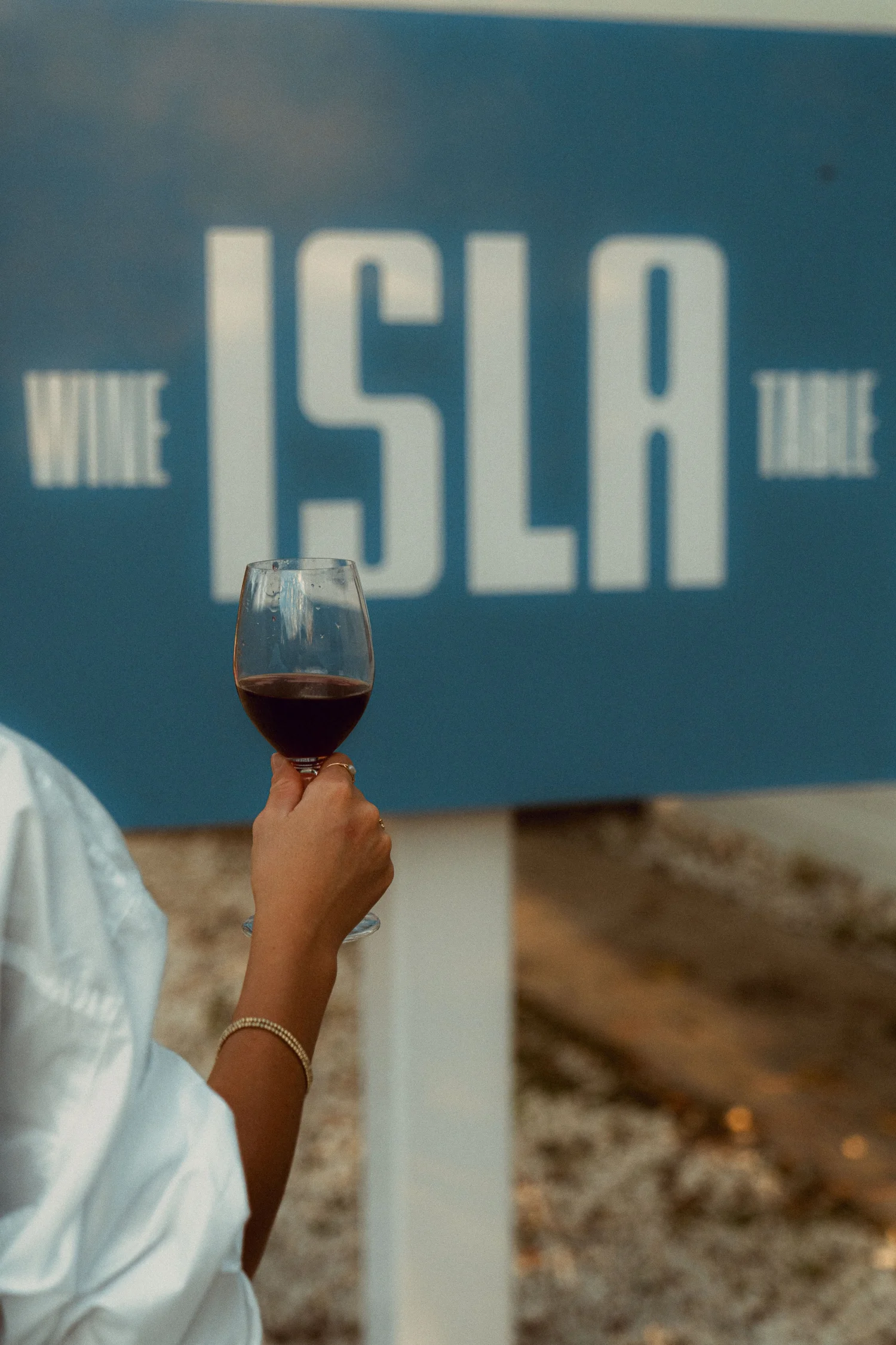 Isla Wine — Lauren Ledbetter