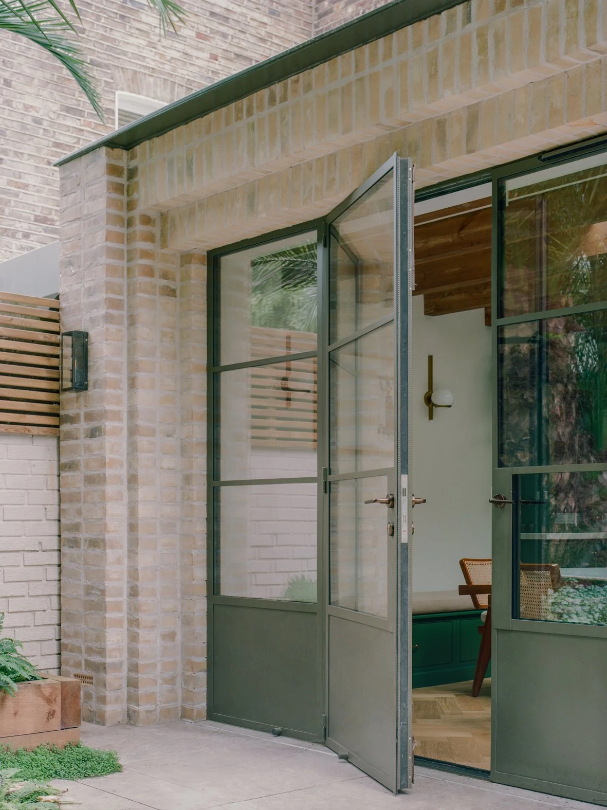 Threshold House — Studio McW