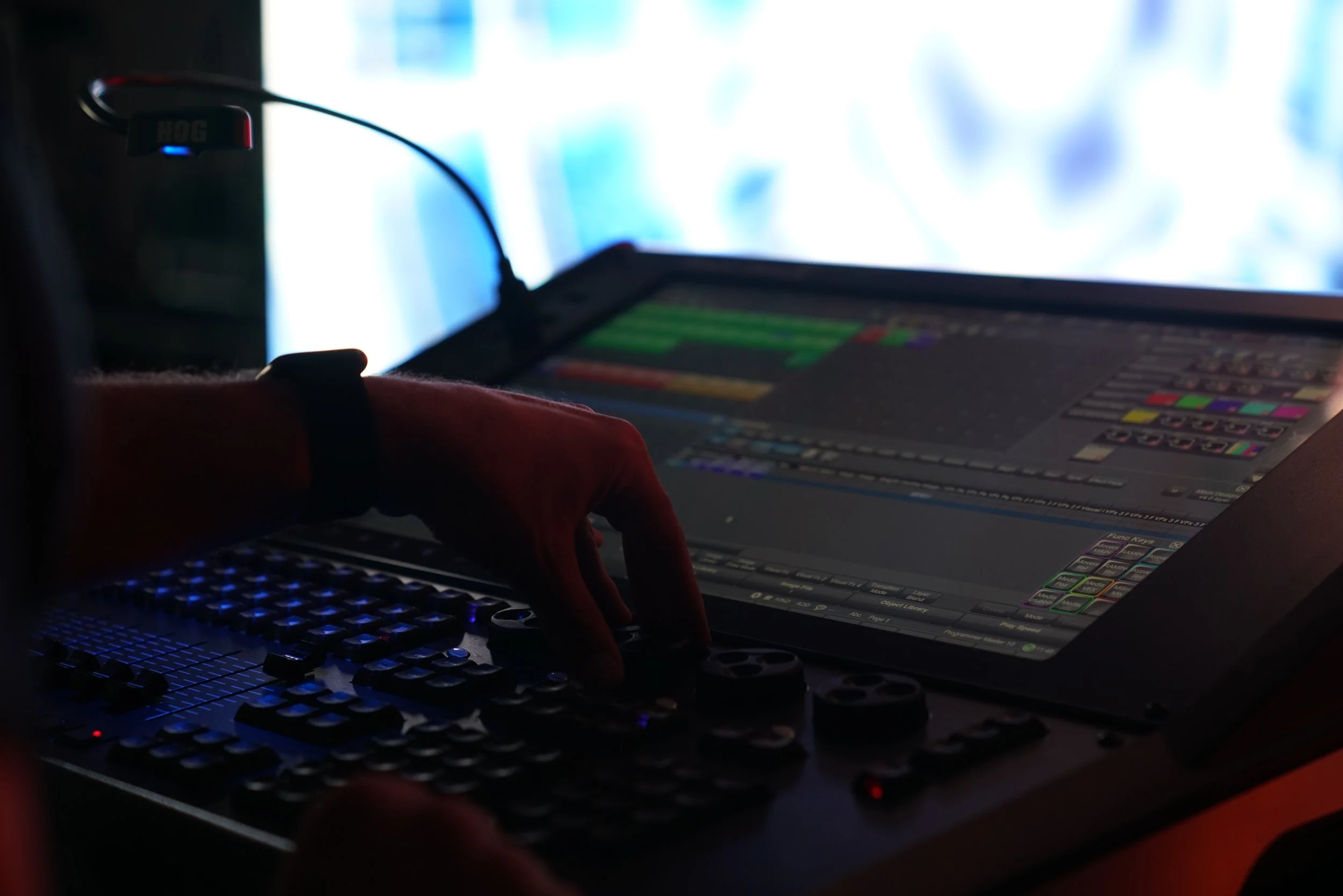 Lightscape Lighting & Equipment -- Lighting Equipment & Crew Services