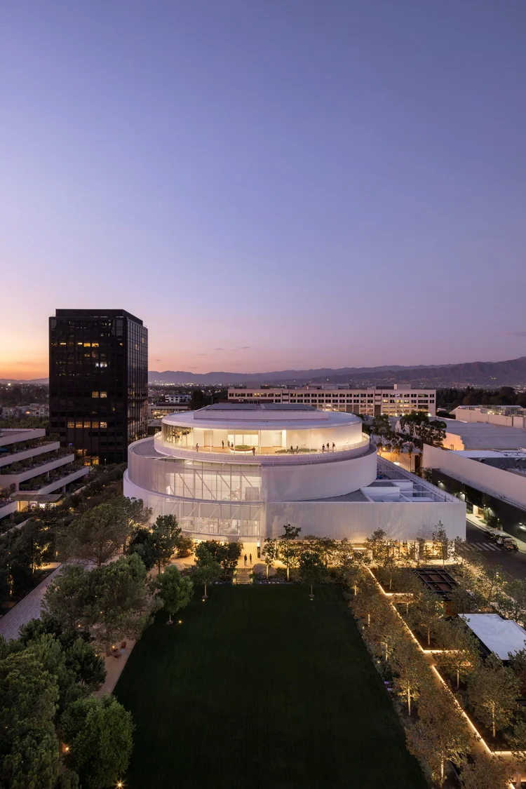 LEVER Architecture NBCU — Ema Peter Photography