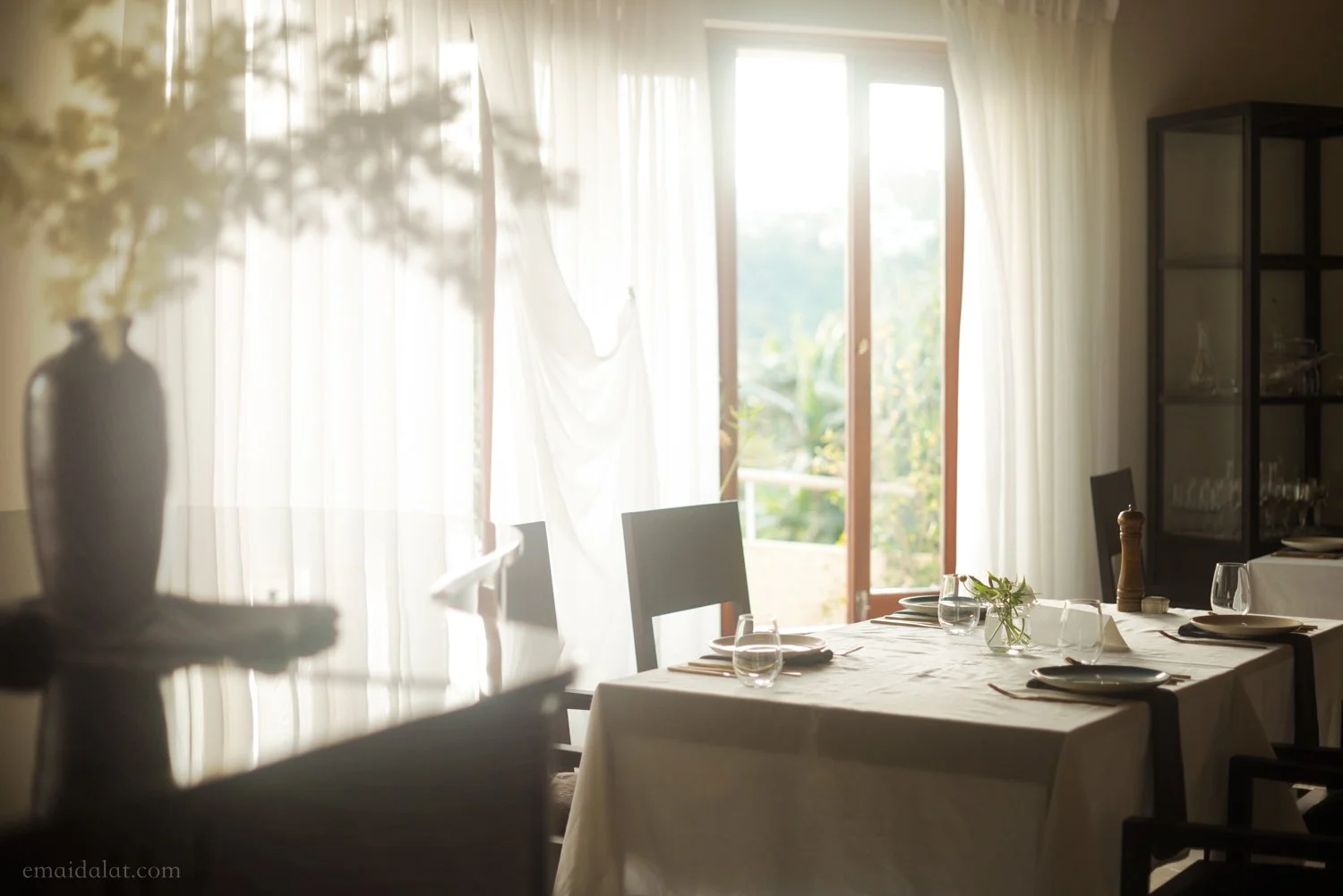 Restaurant — Émai Dalat