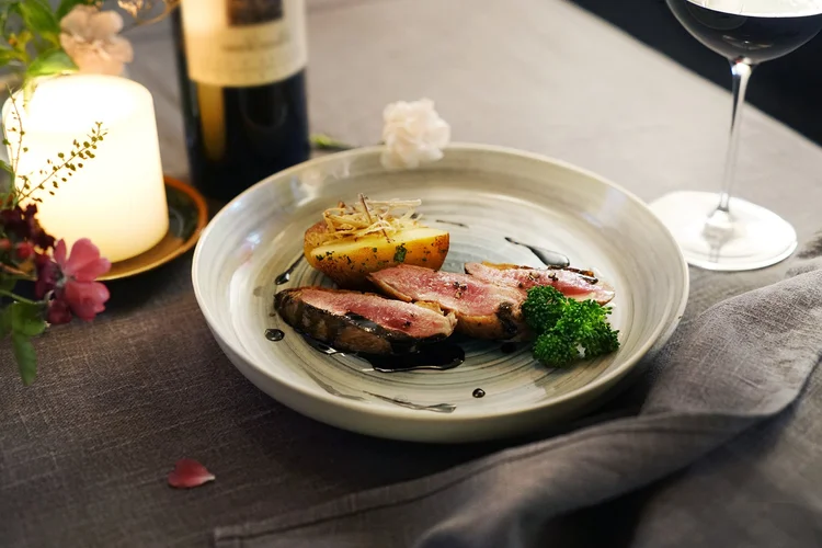 Restaurant — Émai Dalat