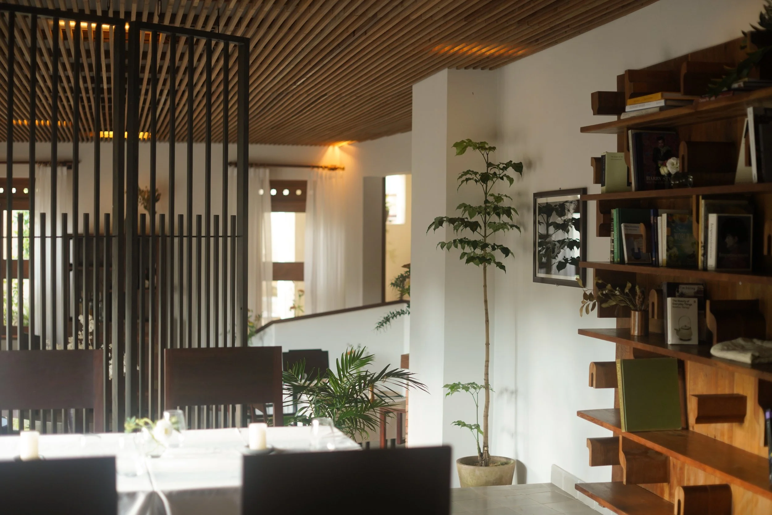 Restaurant — Émai Dalat