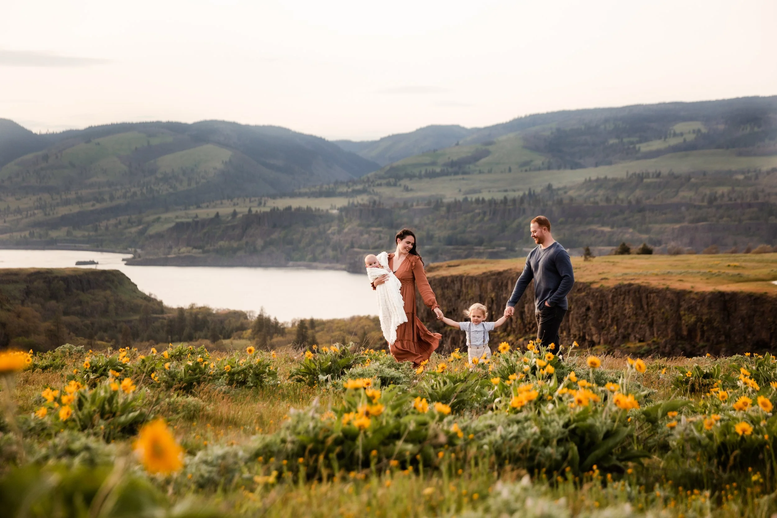 Lifestyle Bonney Lake Photographer | Briana Calderon Photography
