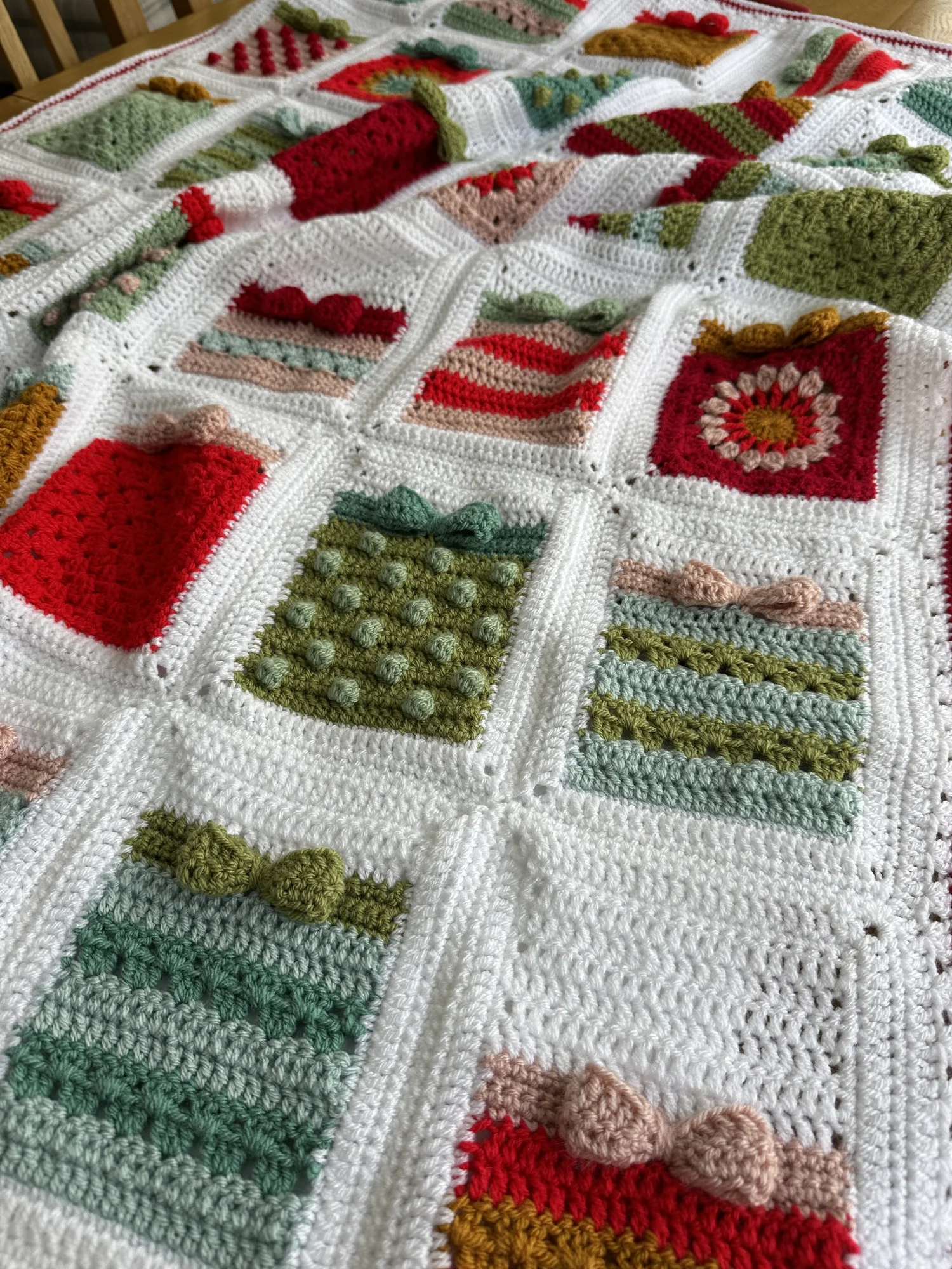 Christmas Eve Wishes Crochet Blanket Pattern - UK Terms — madebyanita