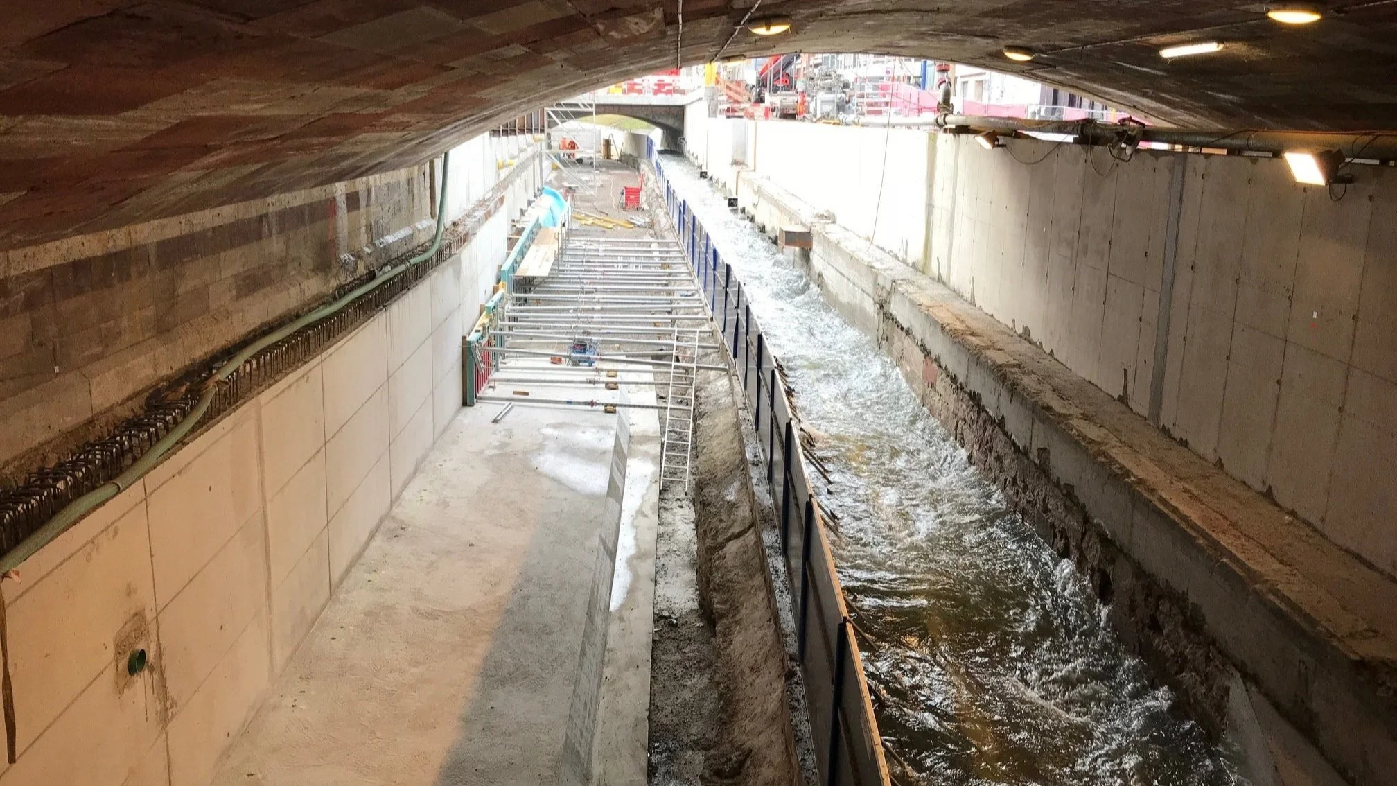 FloodWall Water Diversion — AquaFence Flood Protection