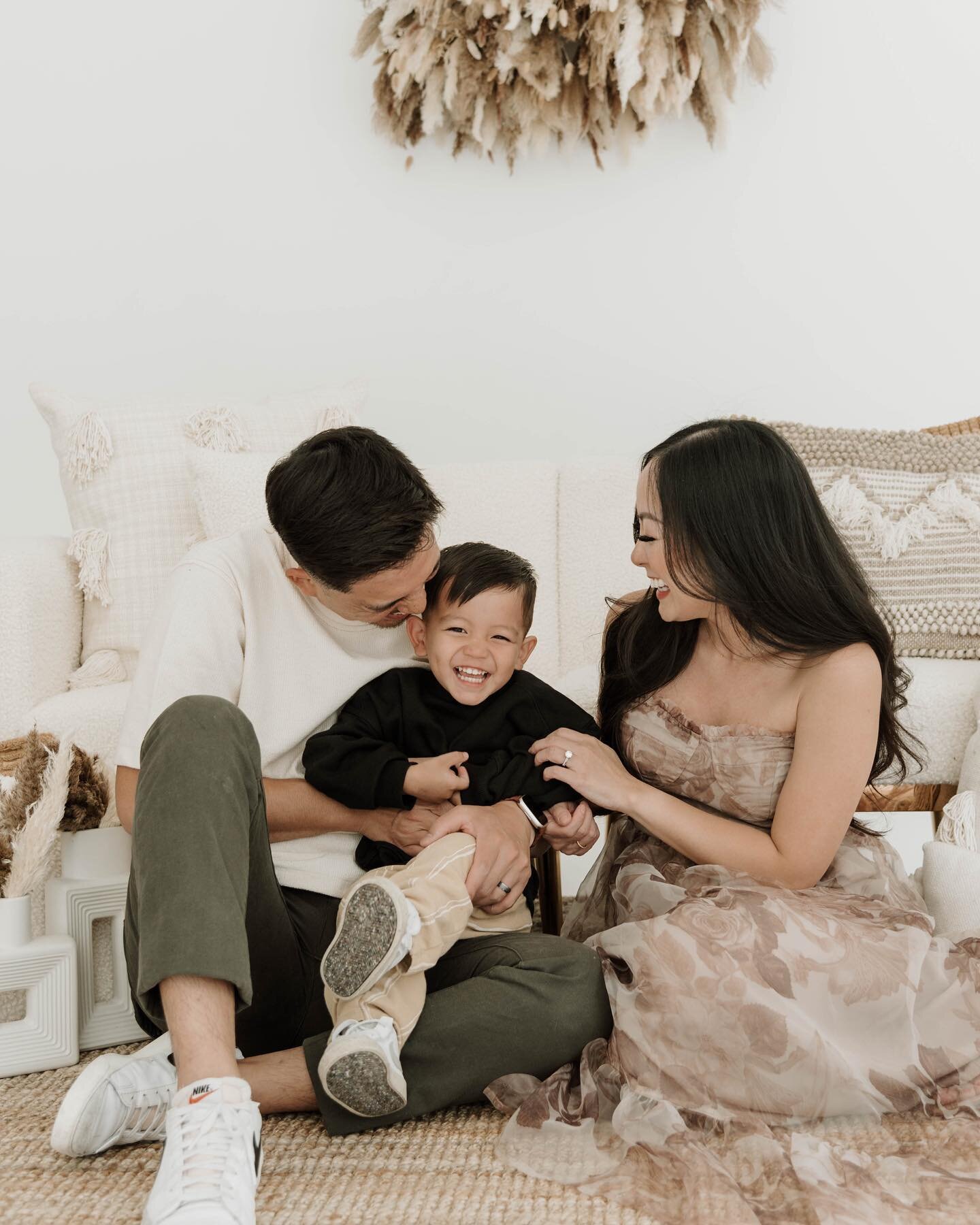 BOOK SOLOMONS STUDIO — Solomons Studio