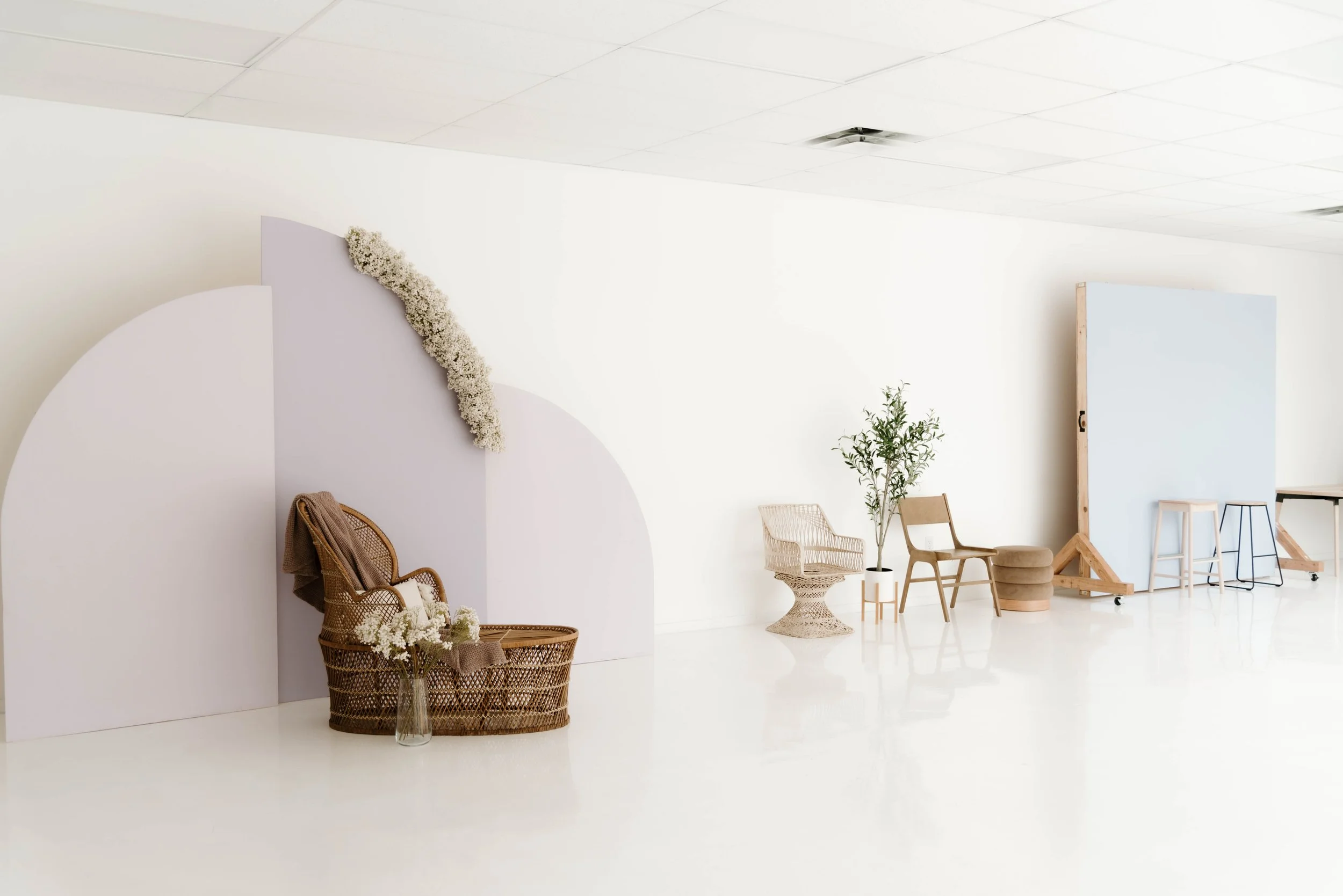 BOOK SOLOMONS STUDIO — Solomons Studio