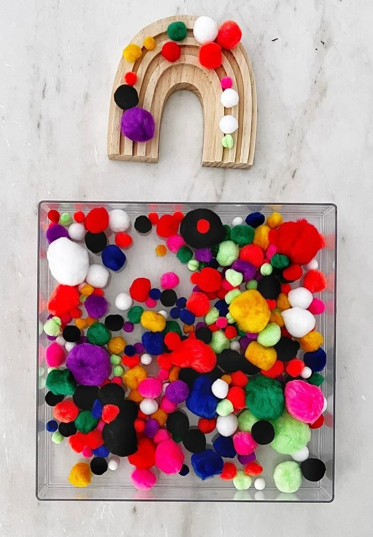 Easy Pom-Pom Rainbow Sensory Bin – Fine Motor Work for Kids