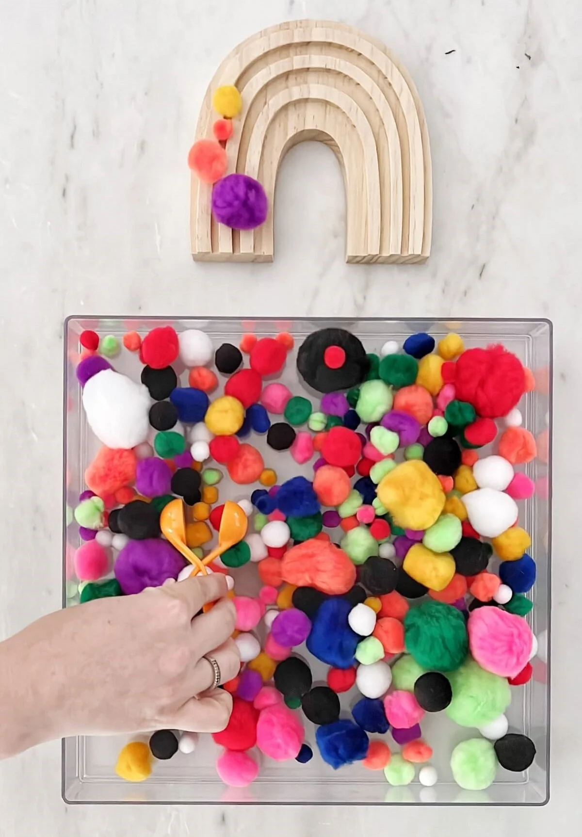 Easy Pom-Pom Rainbow Sensory Bin – Fine Motor Work for Kids